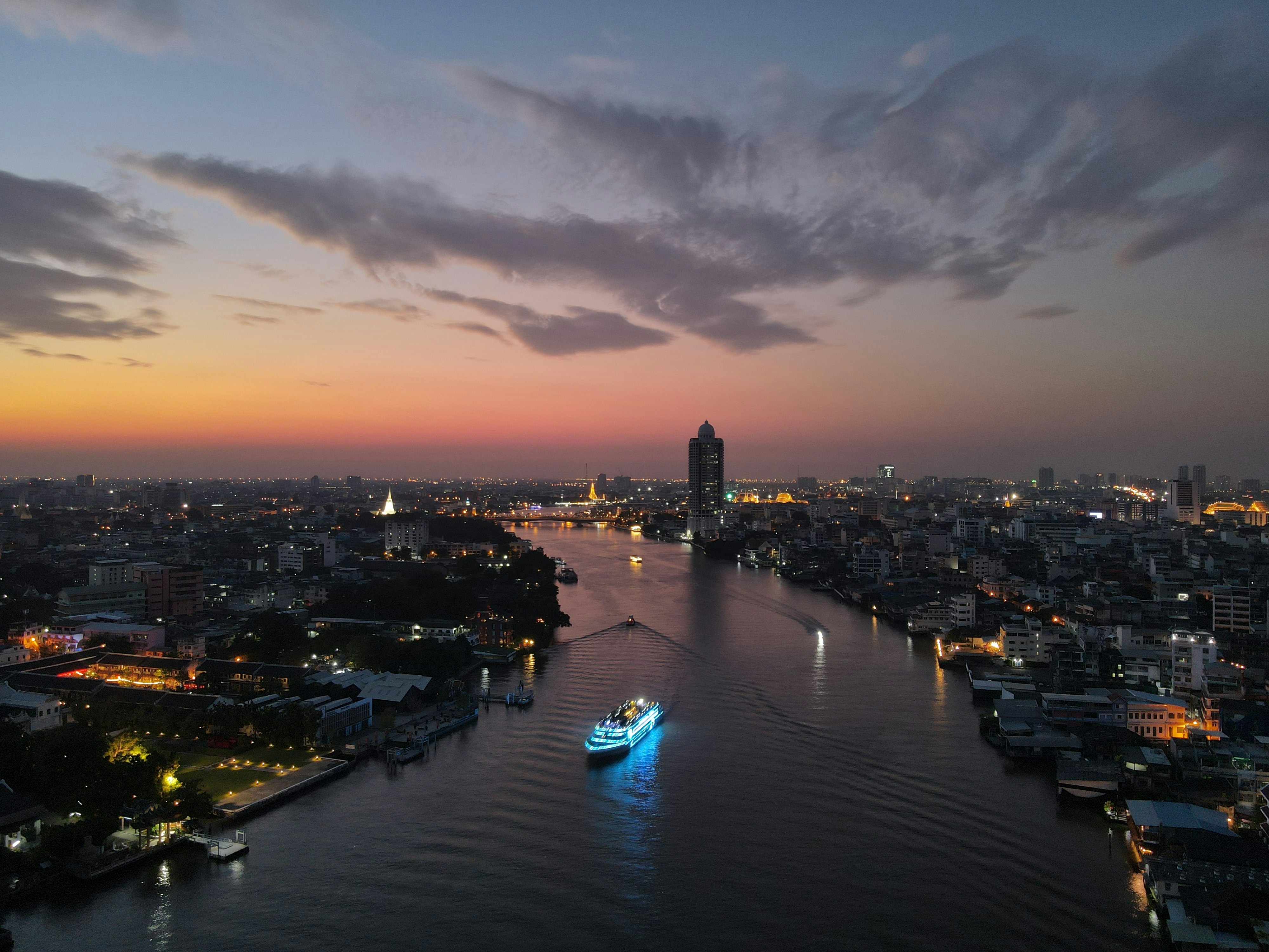 500+ Poo Pictures | Download Free Images on Unsplash