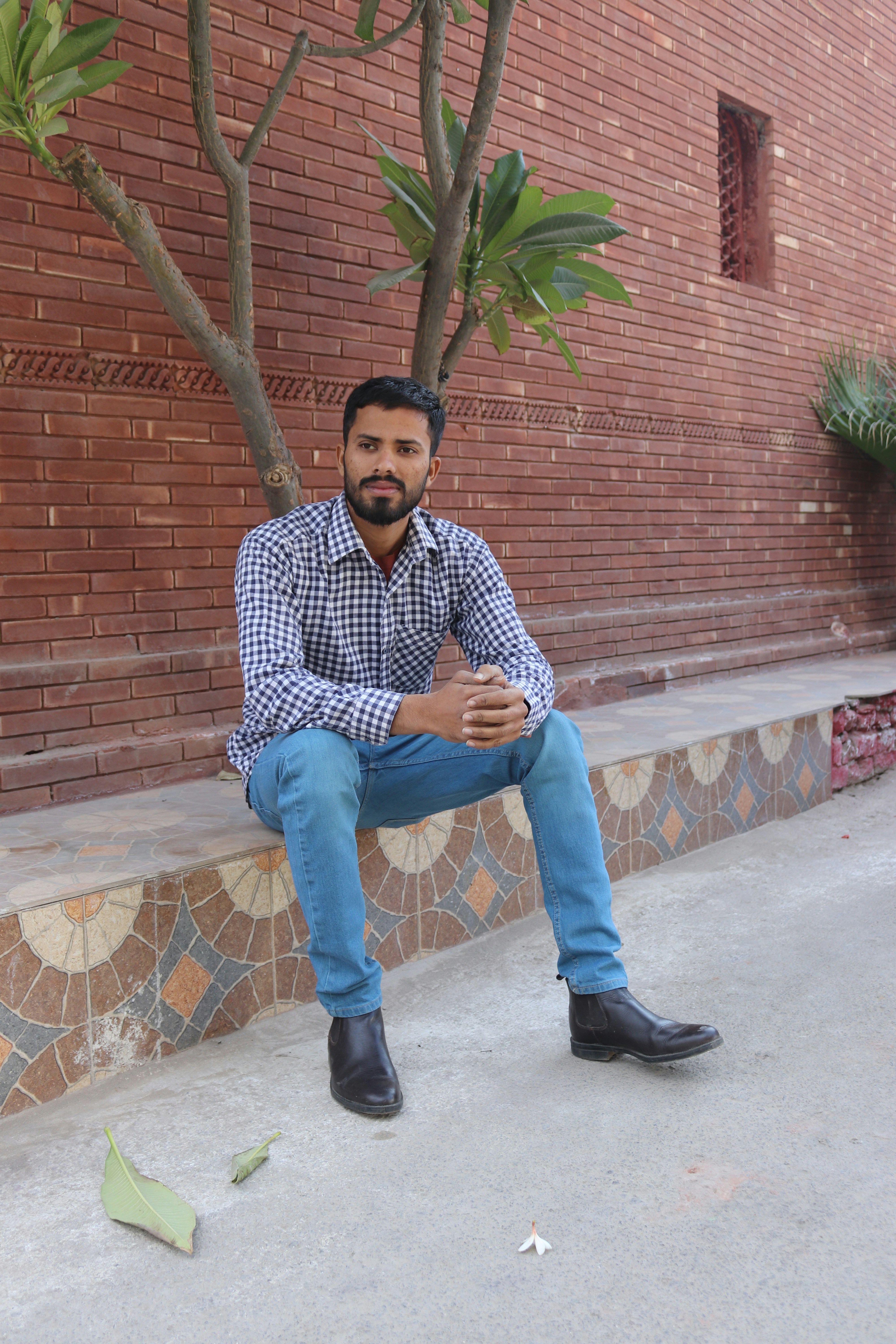Man Side Pose Pictures | Download Free Images on Unsplash