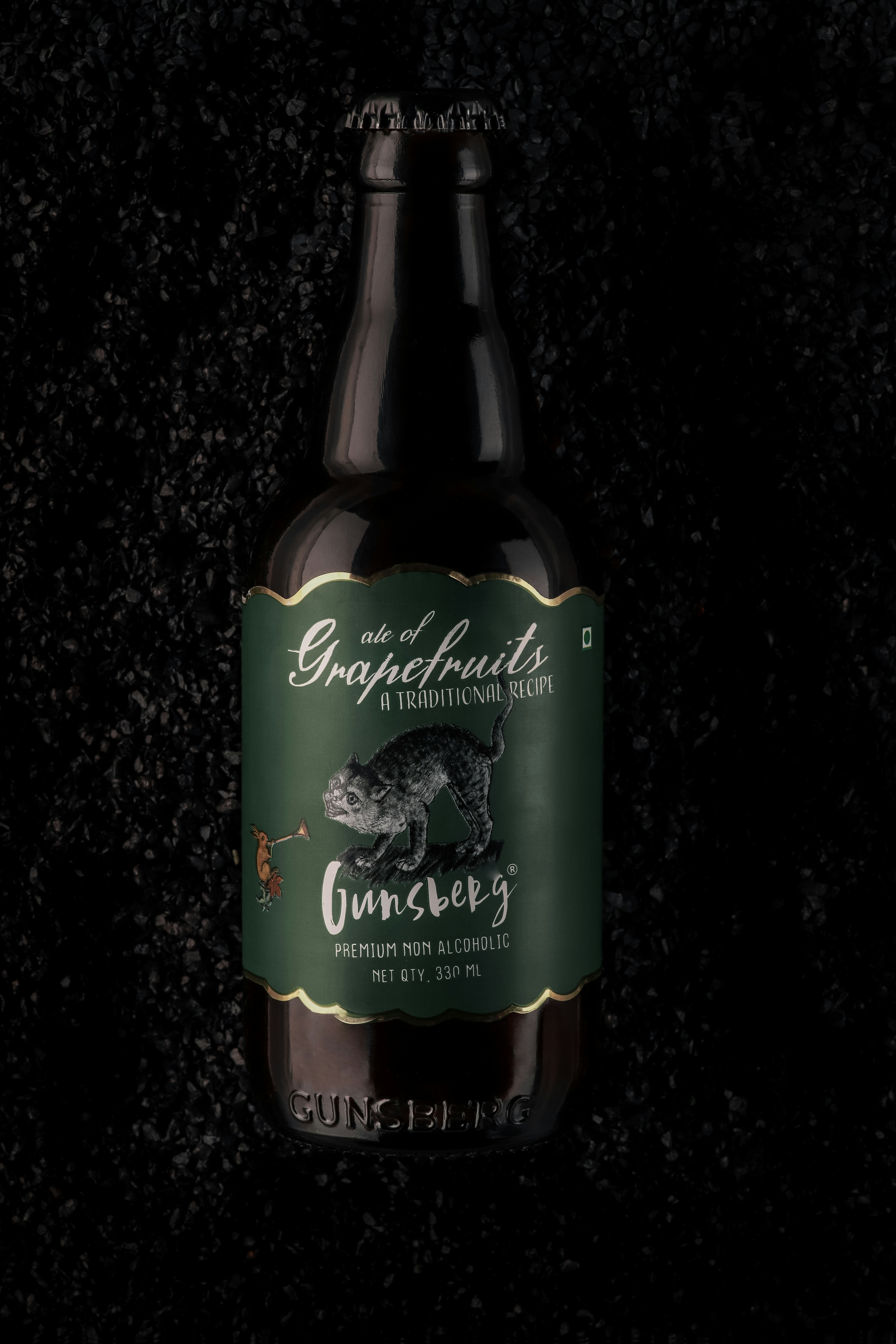 Gunsberg Grapefruit Ale: A Midnight Studio Portrait with a Textured Label