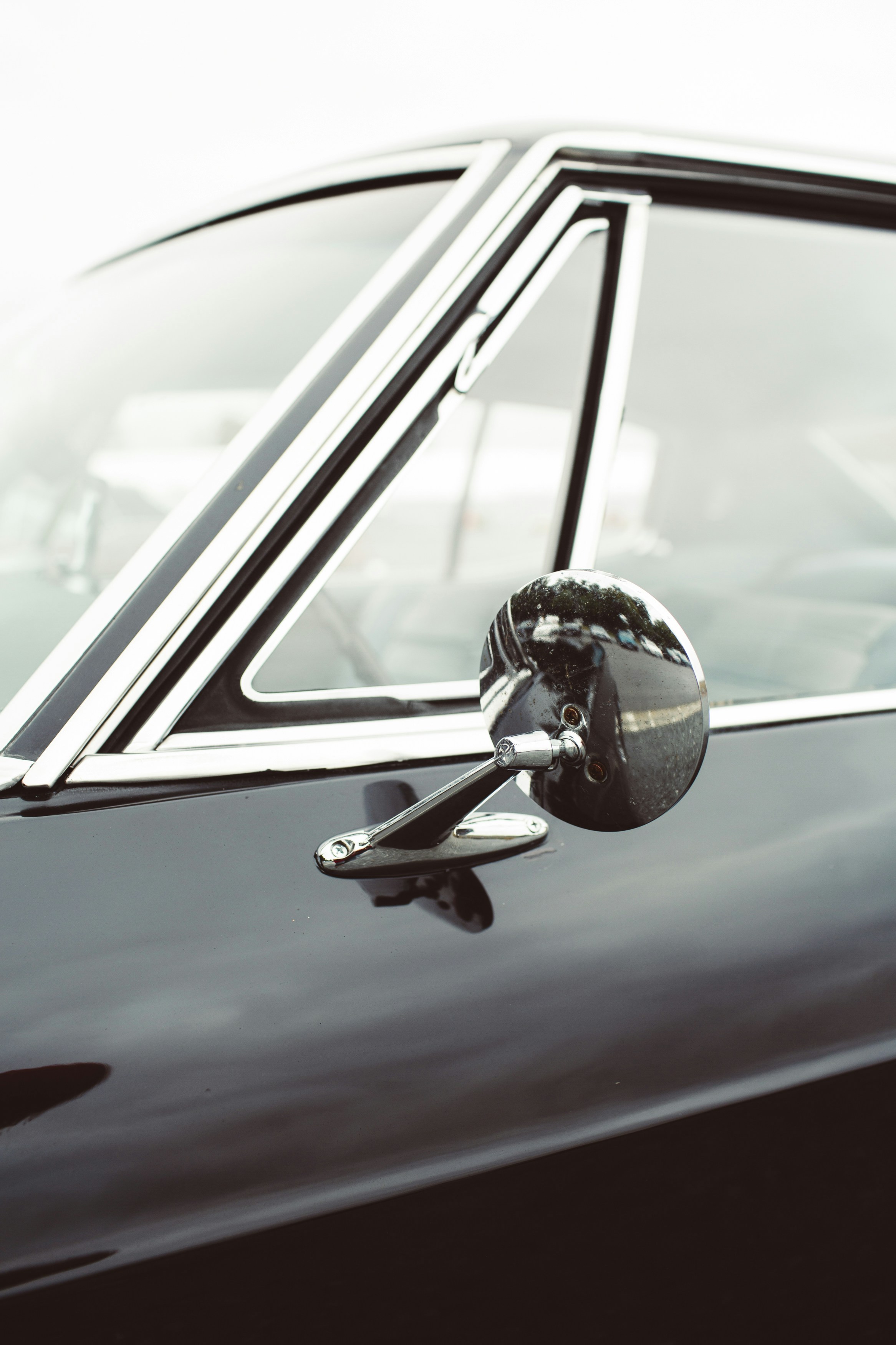 A close up of a car window photo – Free Bayreuth Image on Unsplash
