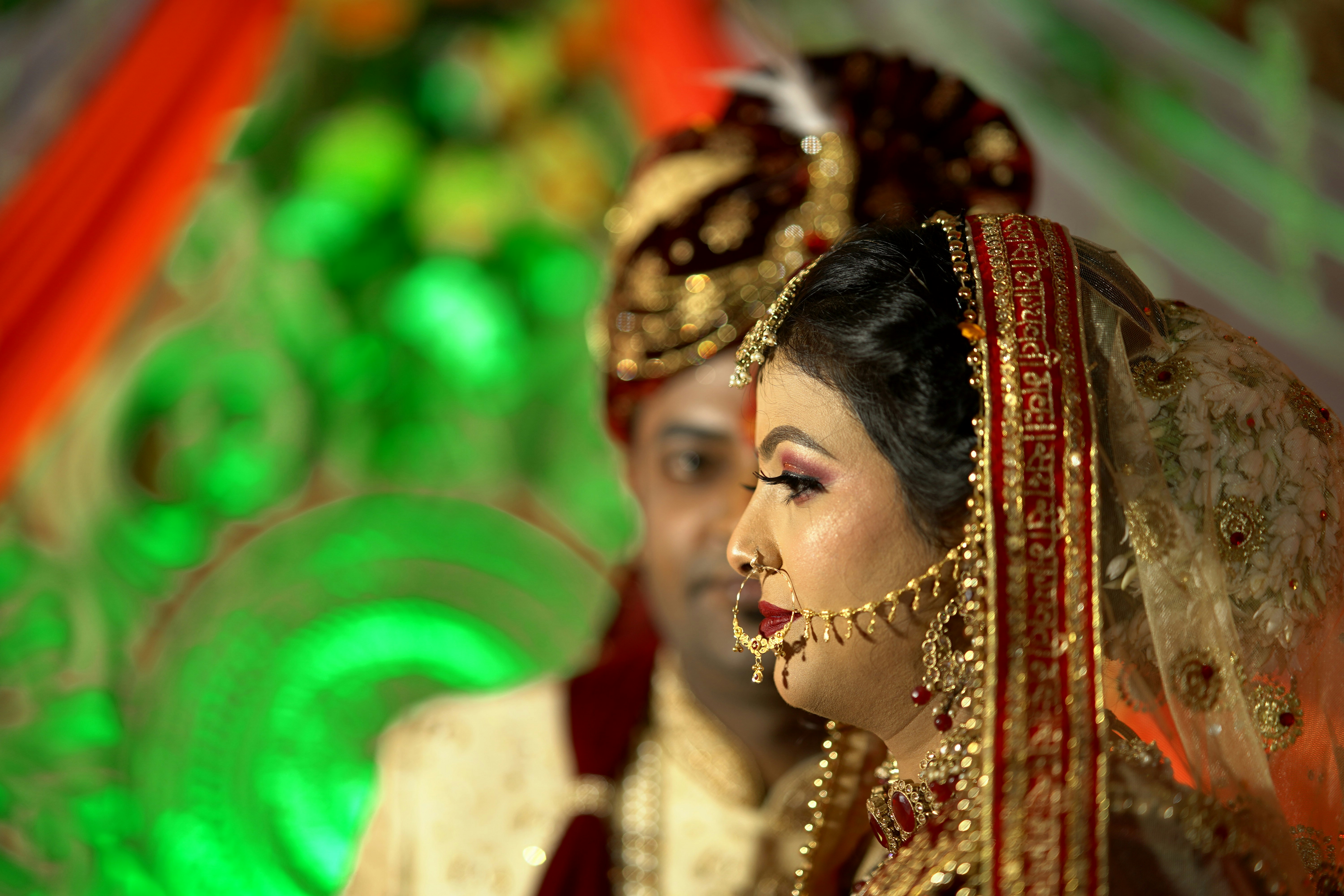 A man and woman dressed in traditional indian garb photo – Free Human ...