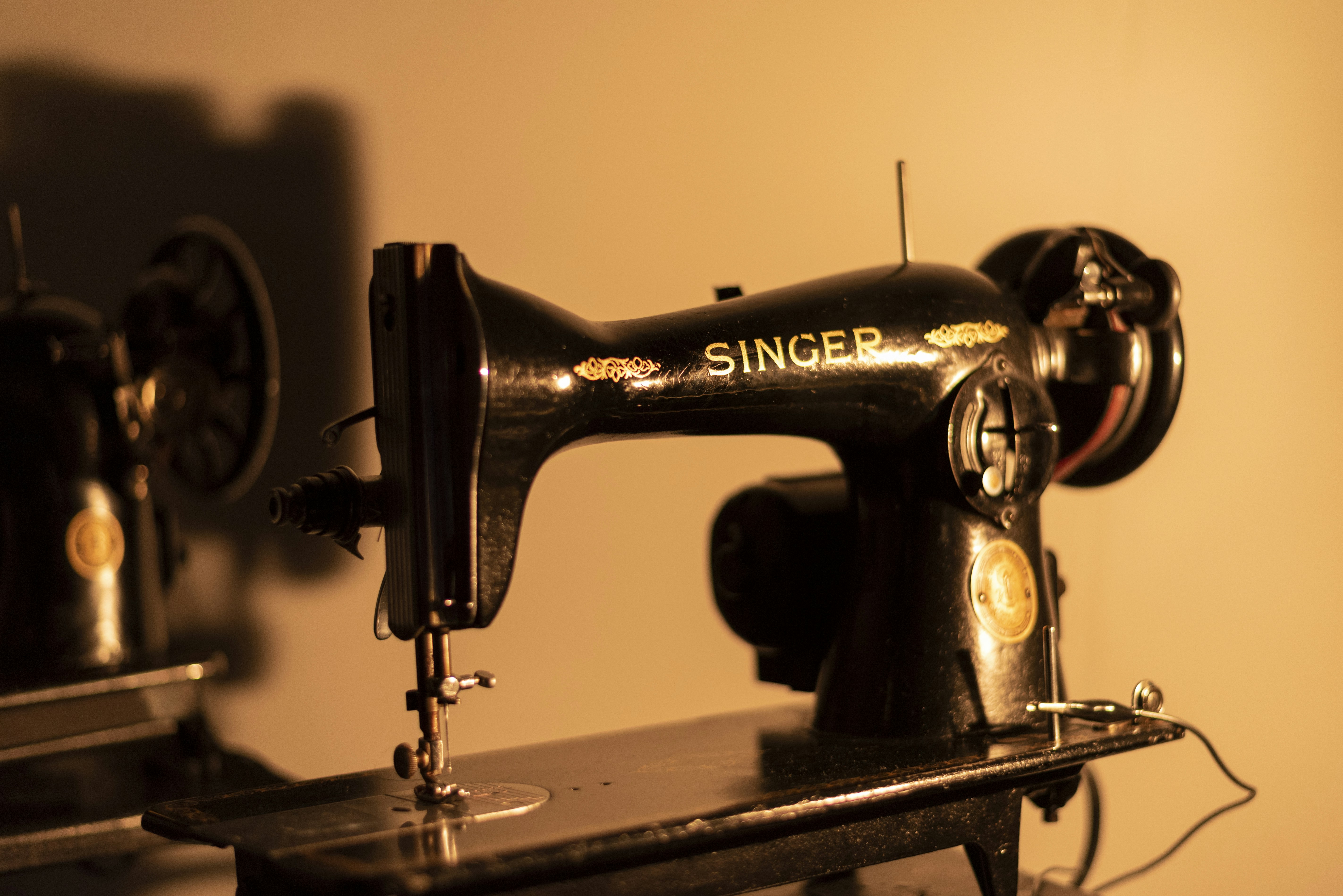 50,000+ Sewing Machines Pictures | Download Free Images on Unsplash