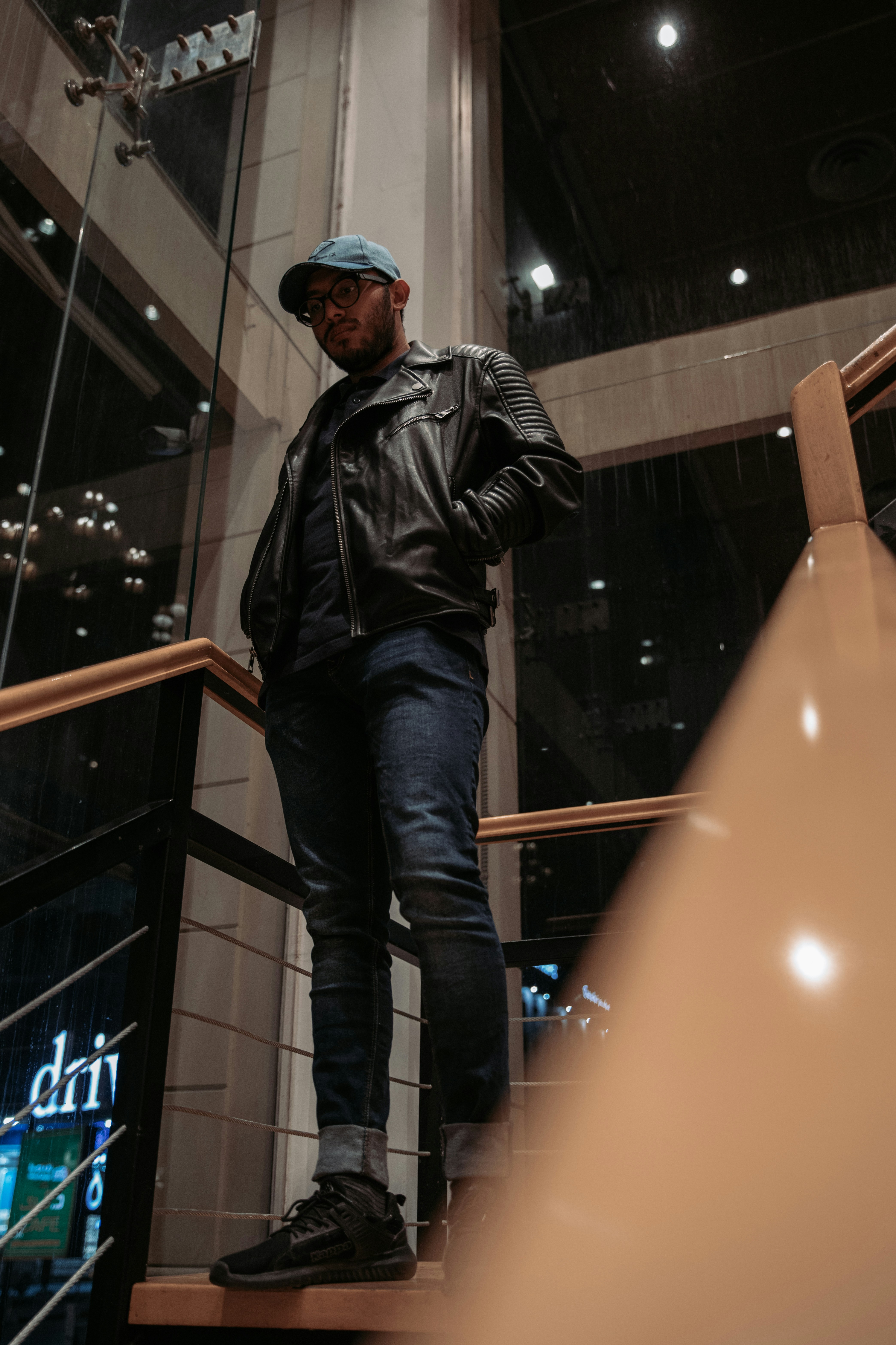 Model Standing Pictures | Download Free Images on Unsplash