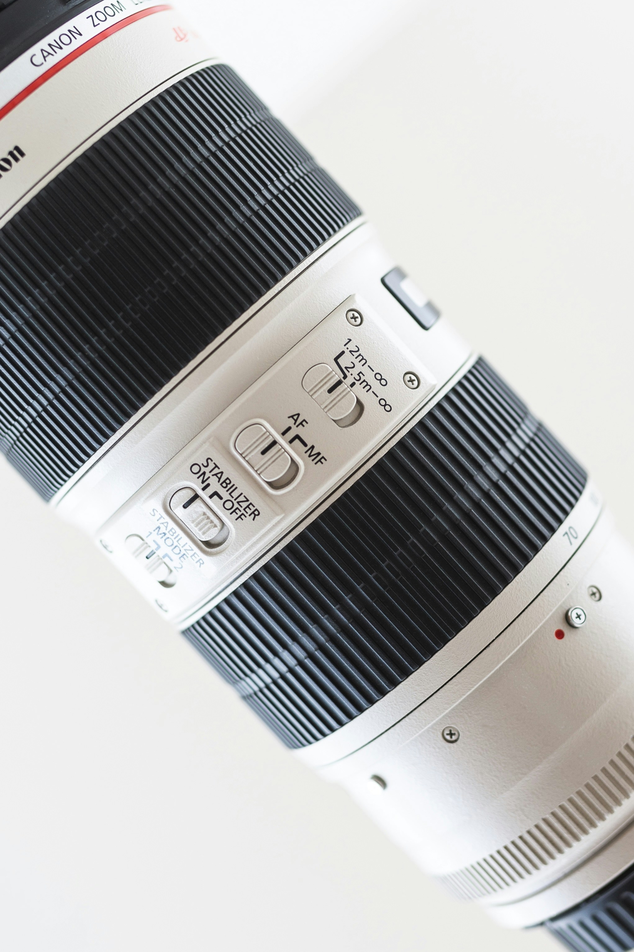 Gros plan d’un objectif de caméra sur fond blanc photo – Photo Objectif ...