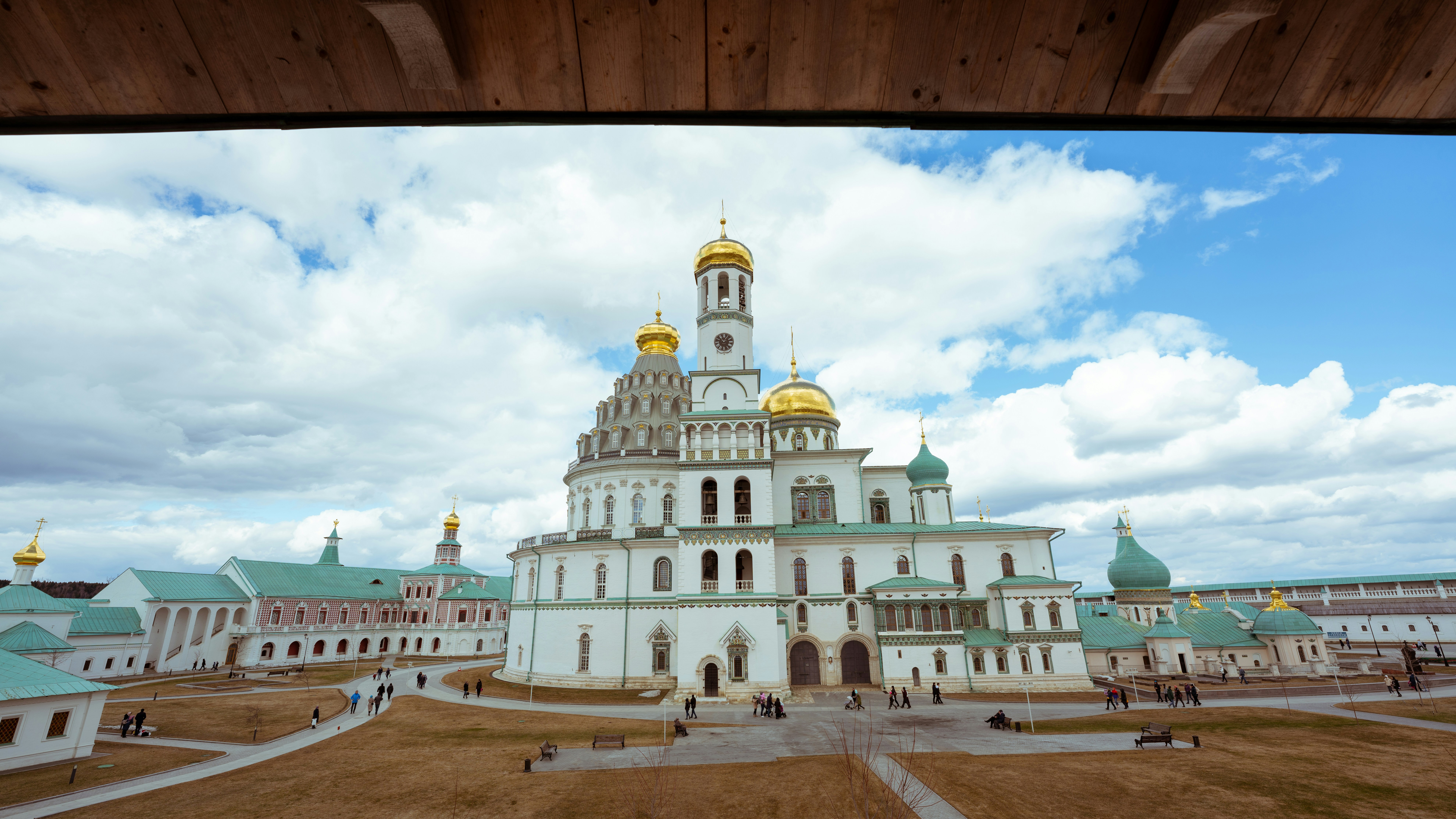 Golden Domes under a Wide Sky: A Cathedral Front in Soft Light