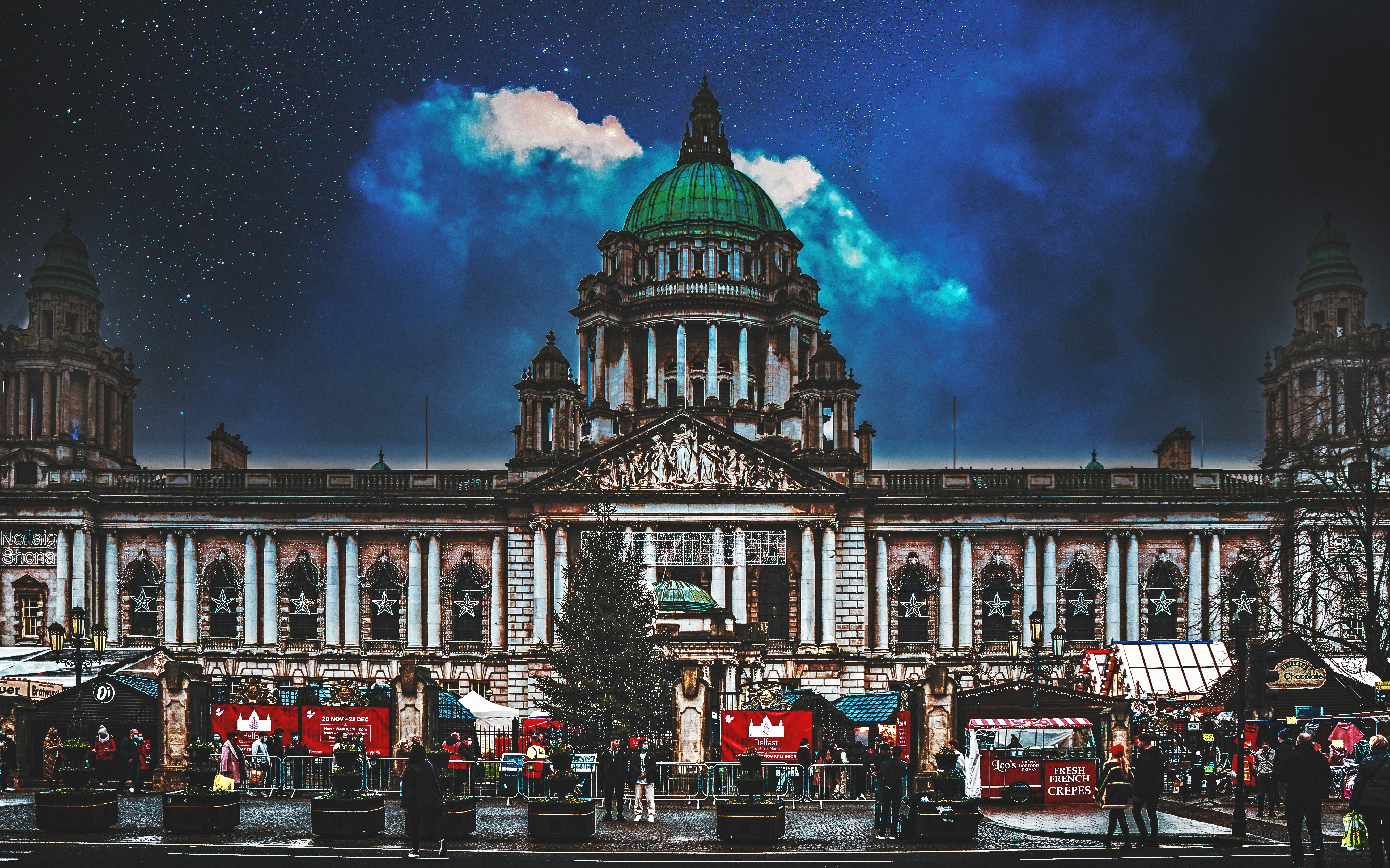 Belfast City Hall hosting the Christmas Market for the first time since the pandemic (Dec., 2021).