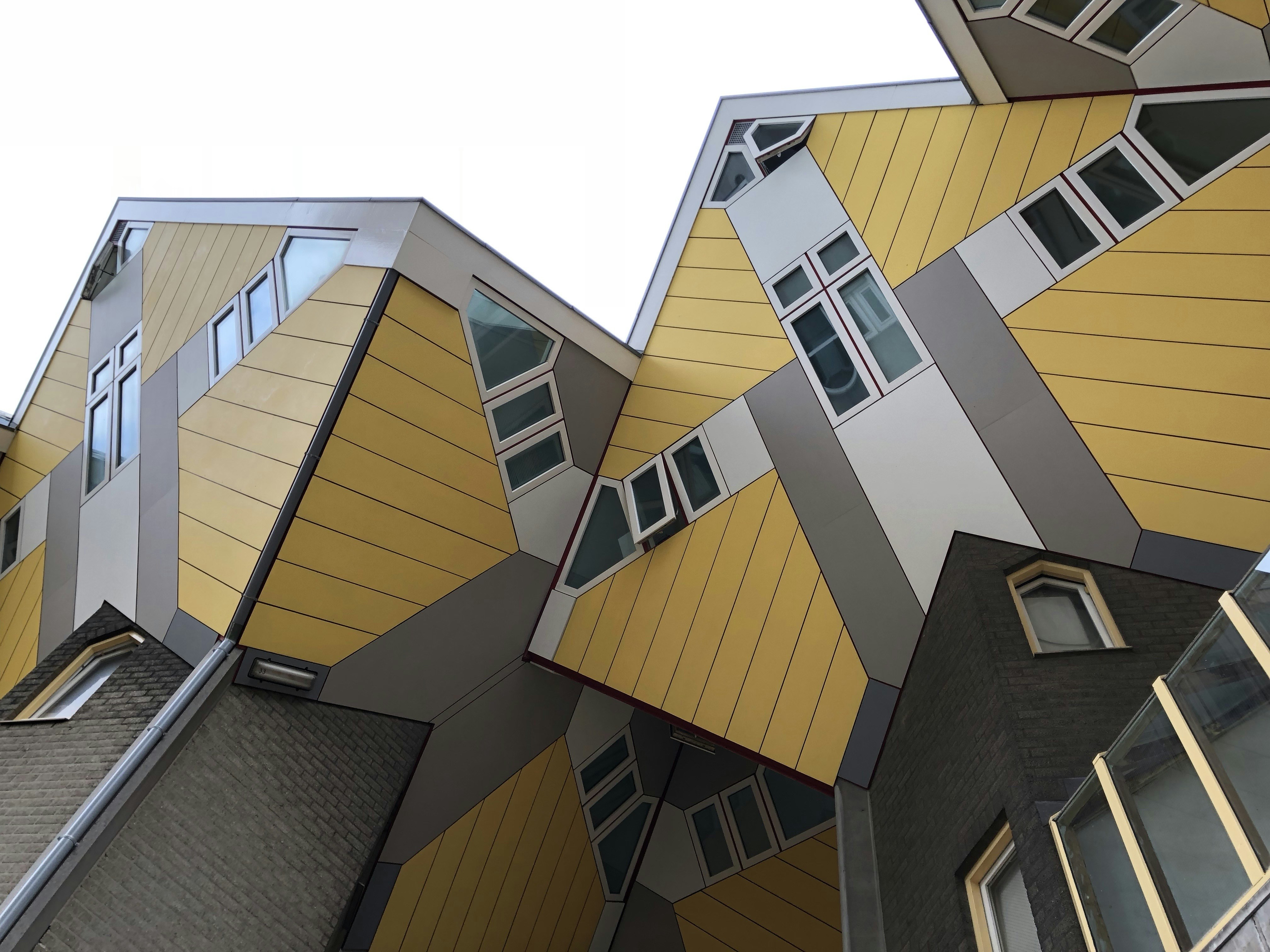 Angles in Flux: The Yellow Facade Constellation
