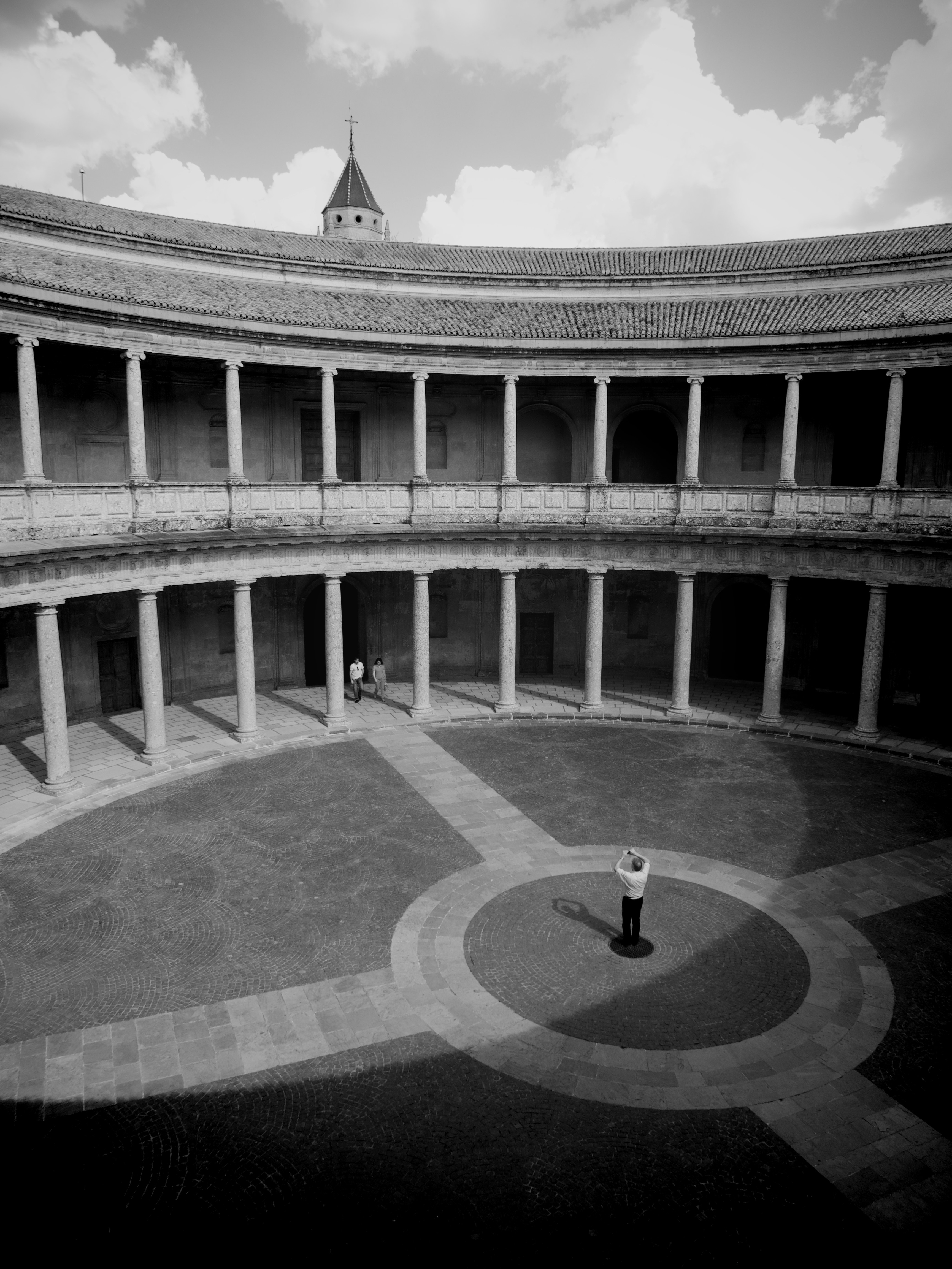 Echo in the Circular Court