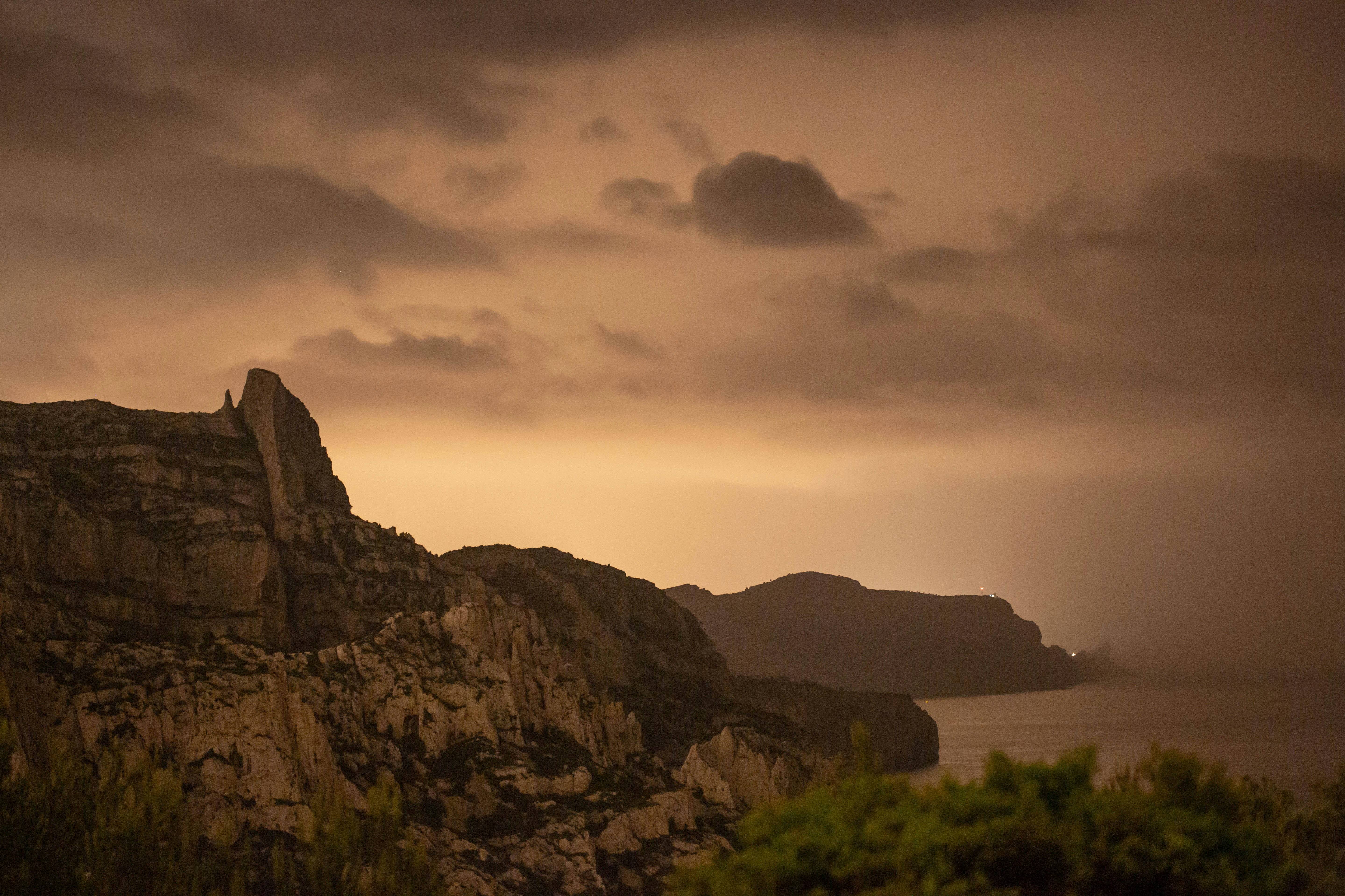 Amber Cliffs at Dusk: A Quiet Coastal Profile