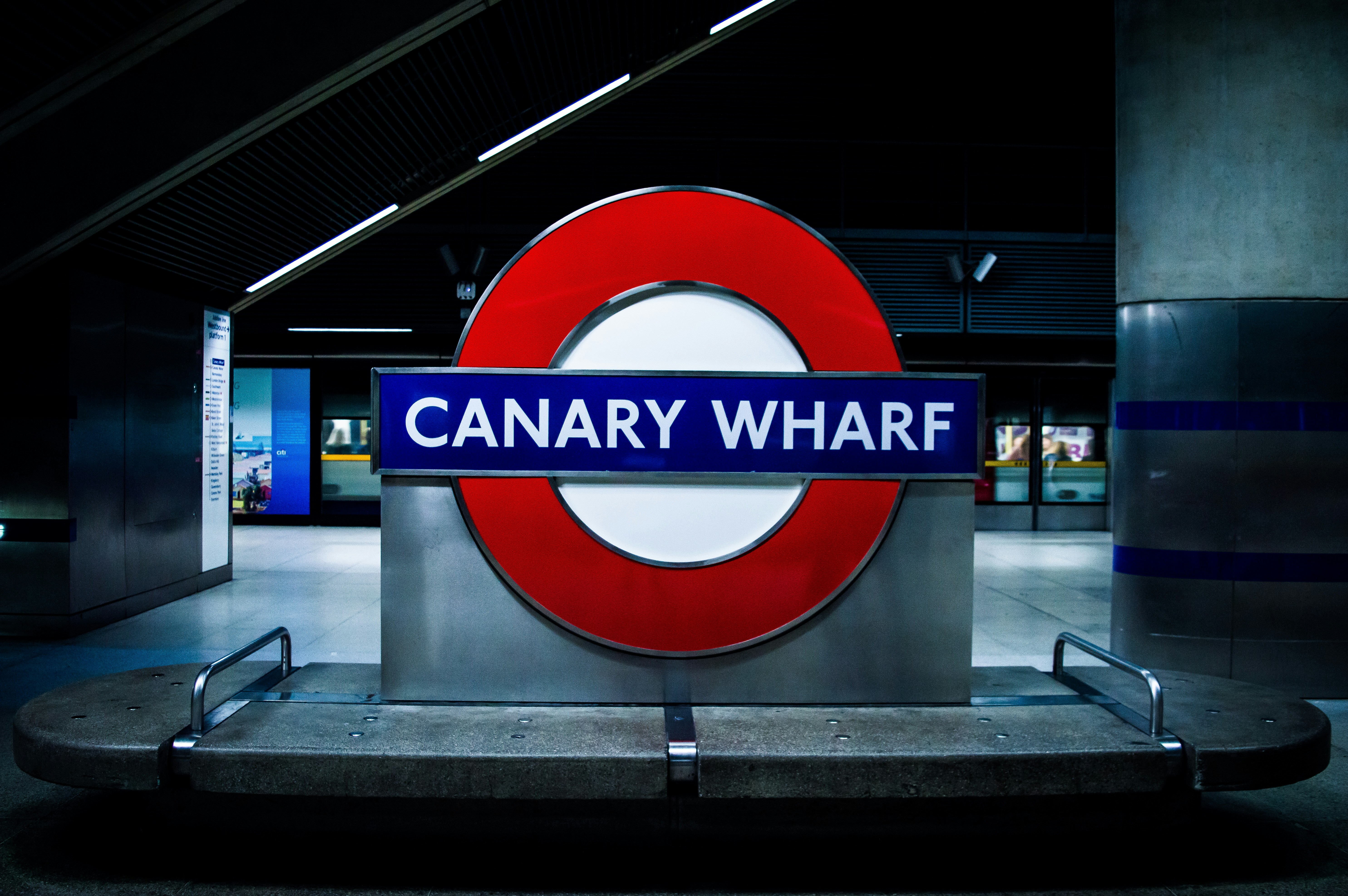 Canary Wharf Roundel: Stillness Beneath the Tracks