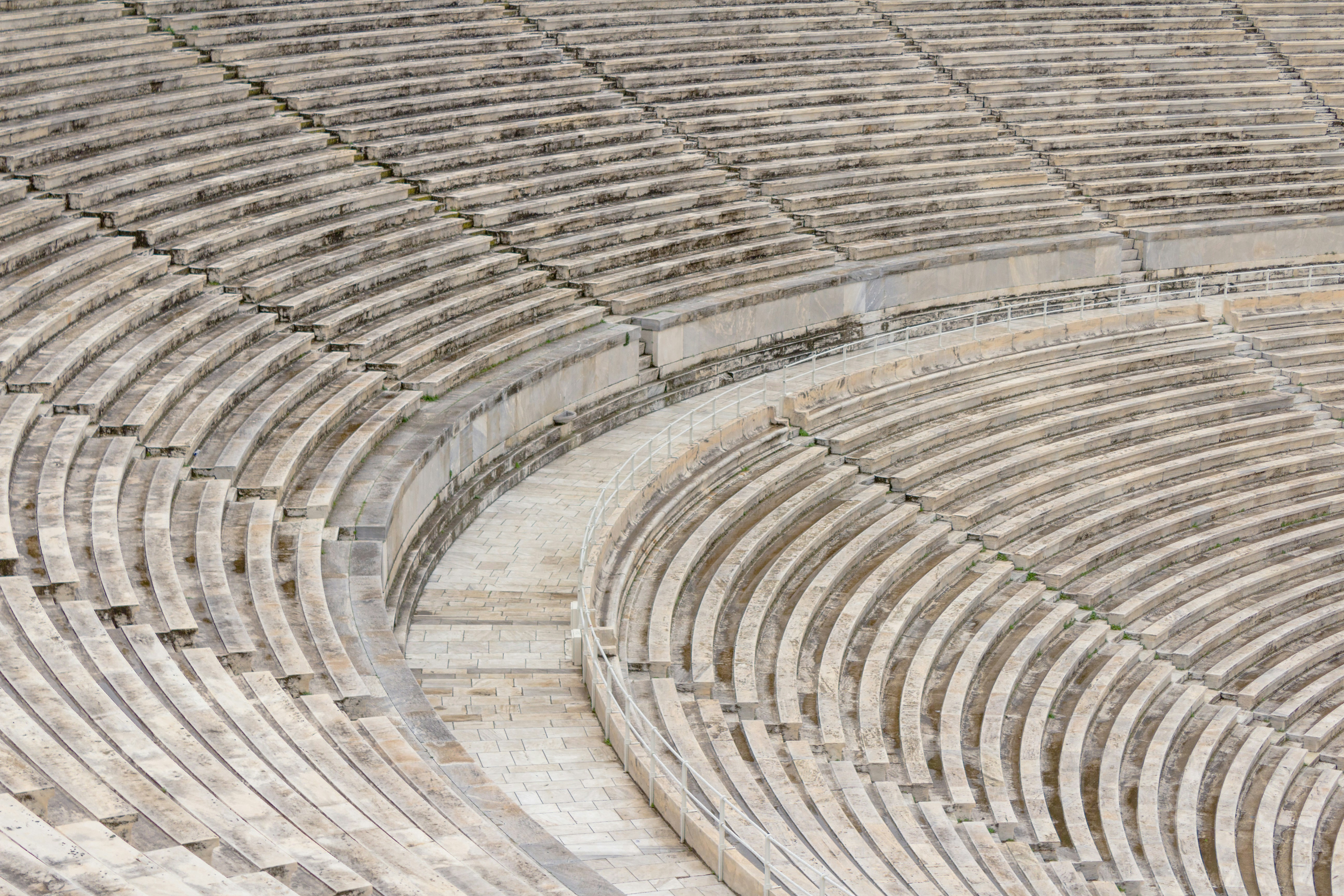 Concentric Stone Seats: Geometry of an Empty Amphitheater