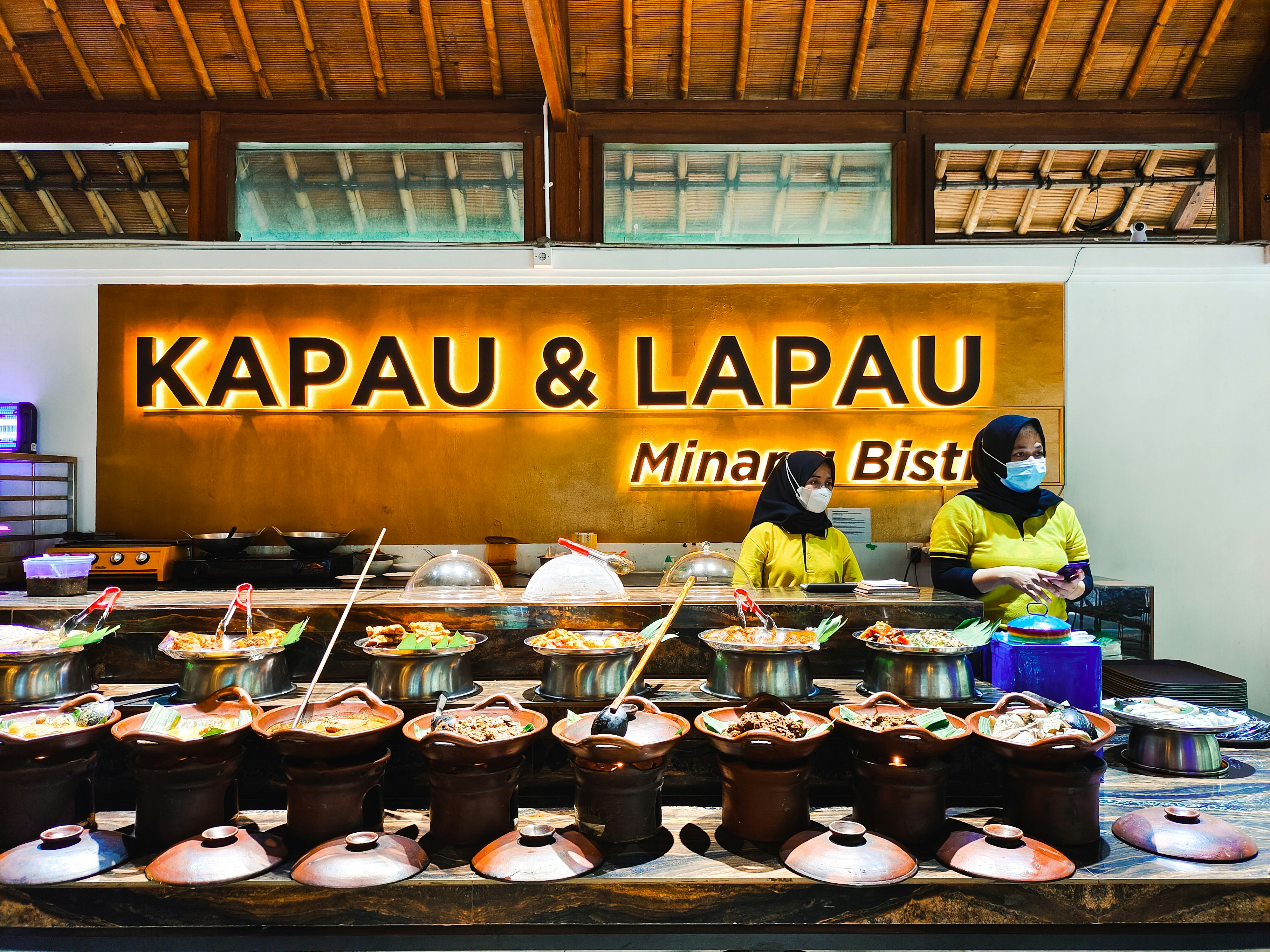 Dining in Lot 10 KL: A Foodie's Paradise