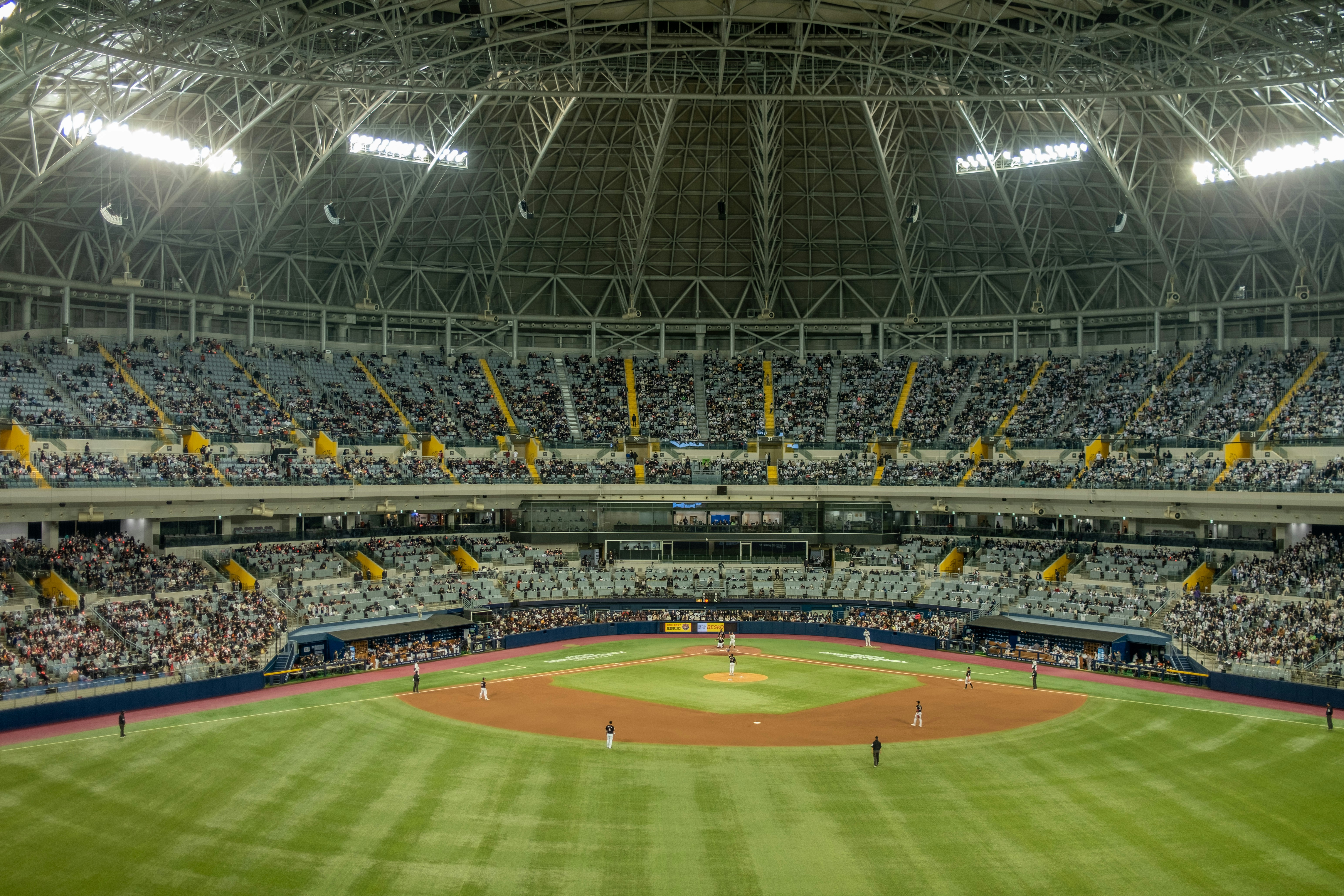 A baseball stadium filled with lots of people photo – Free 대한민국 서울특별시 ...