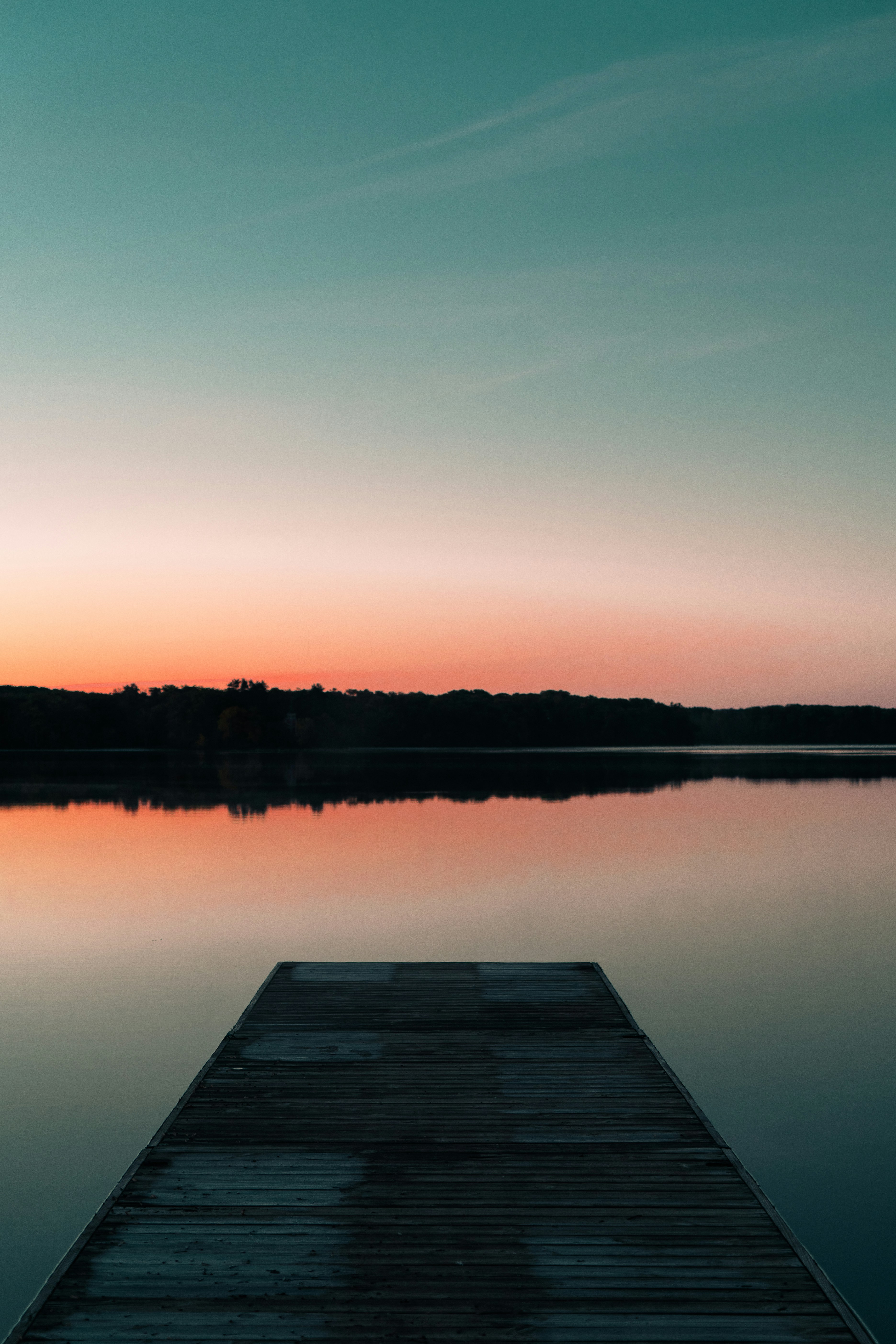 Un quai en bois posé au sommet d’un lac photo – Photo Minnesota ...