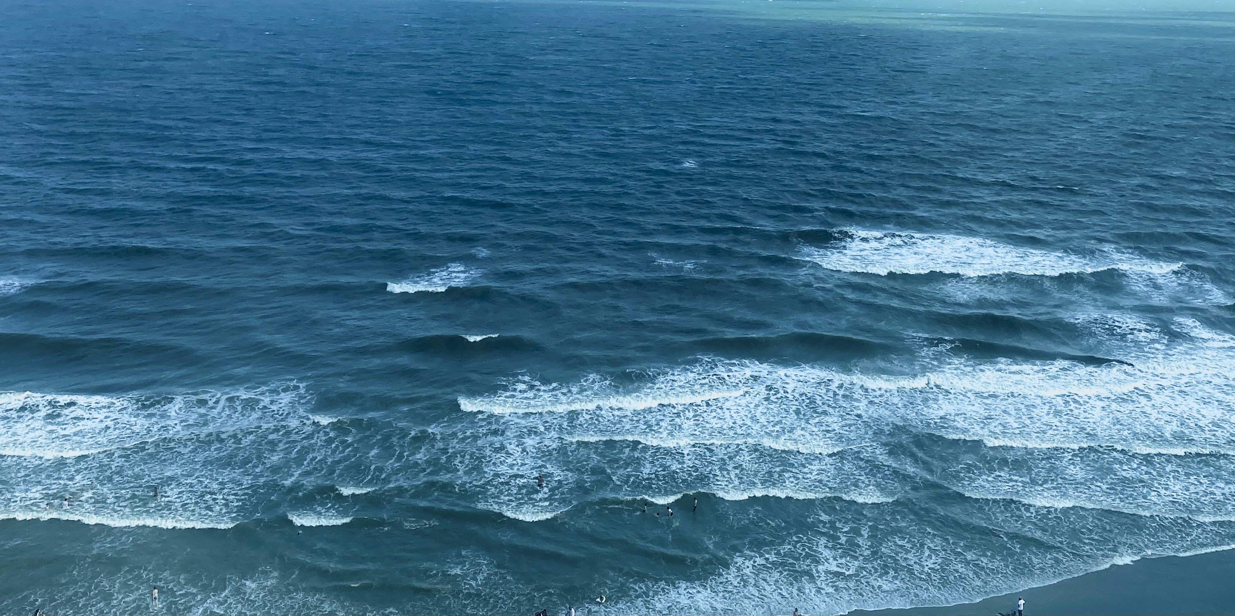 A view of a body of water from above photo – Free Nature Image on Unsplash