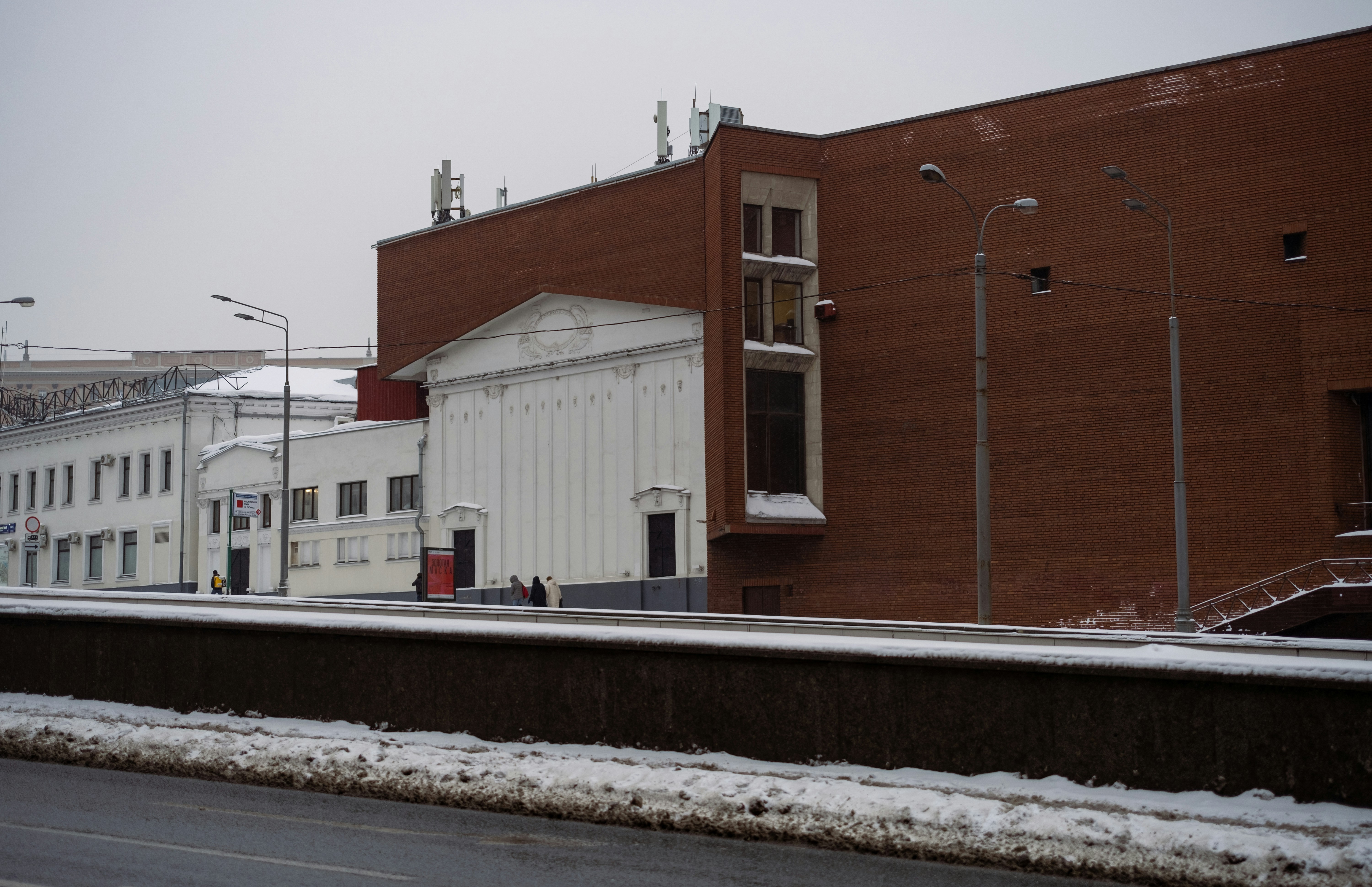 Snow on the Urban Edge: A Quiet Facade under Winter Light