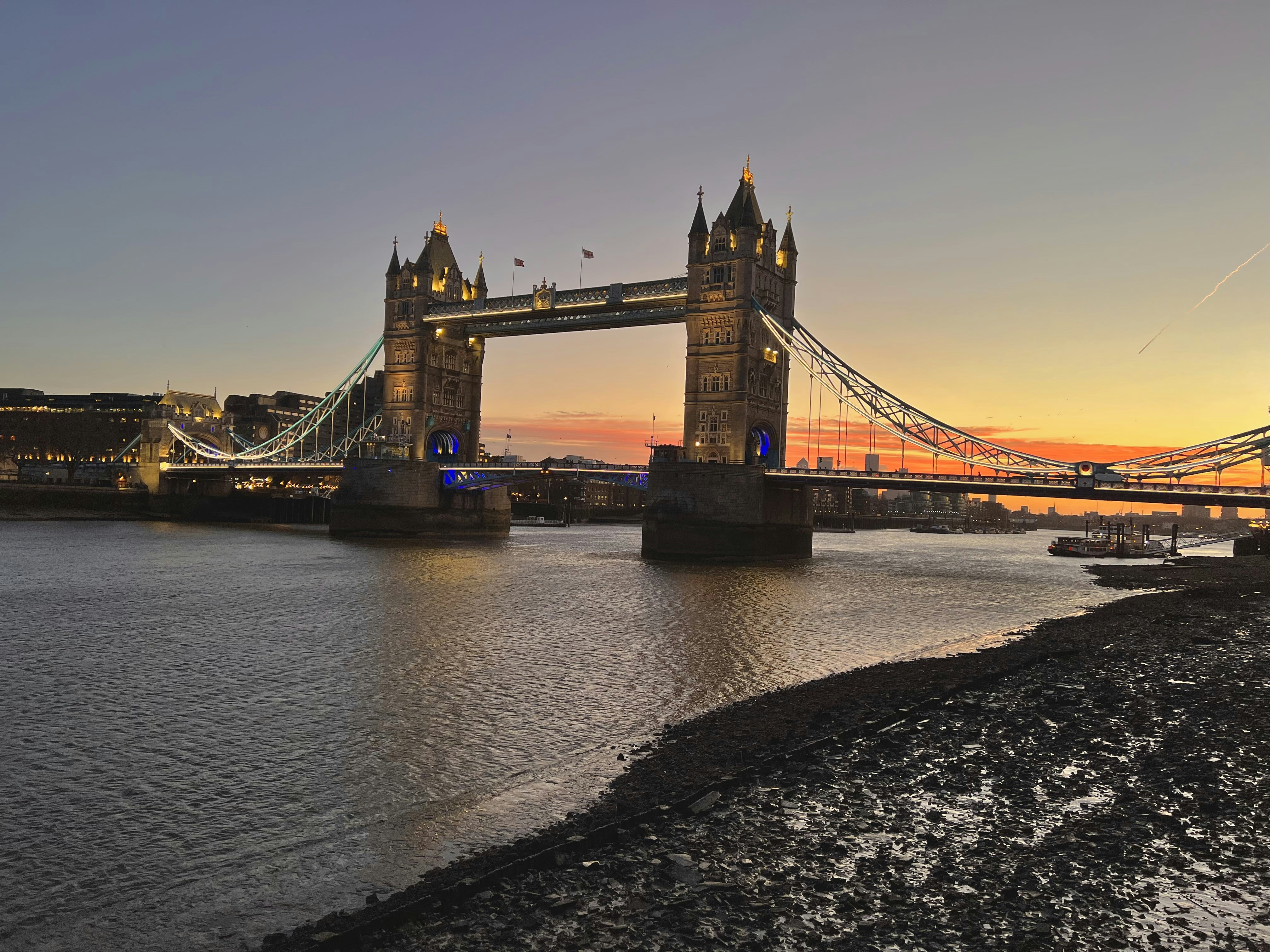 Sunrise over Tower bridge, London 