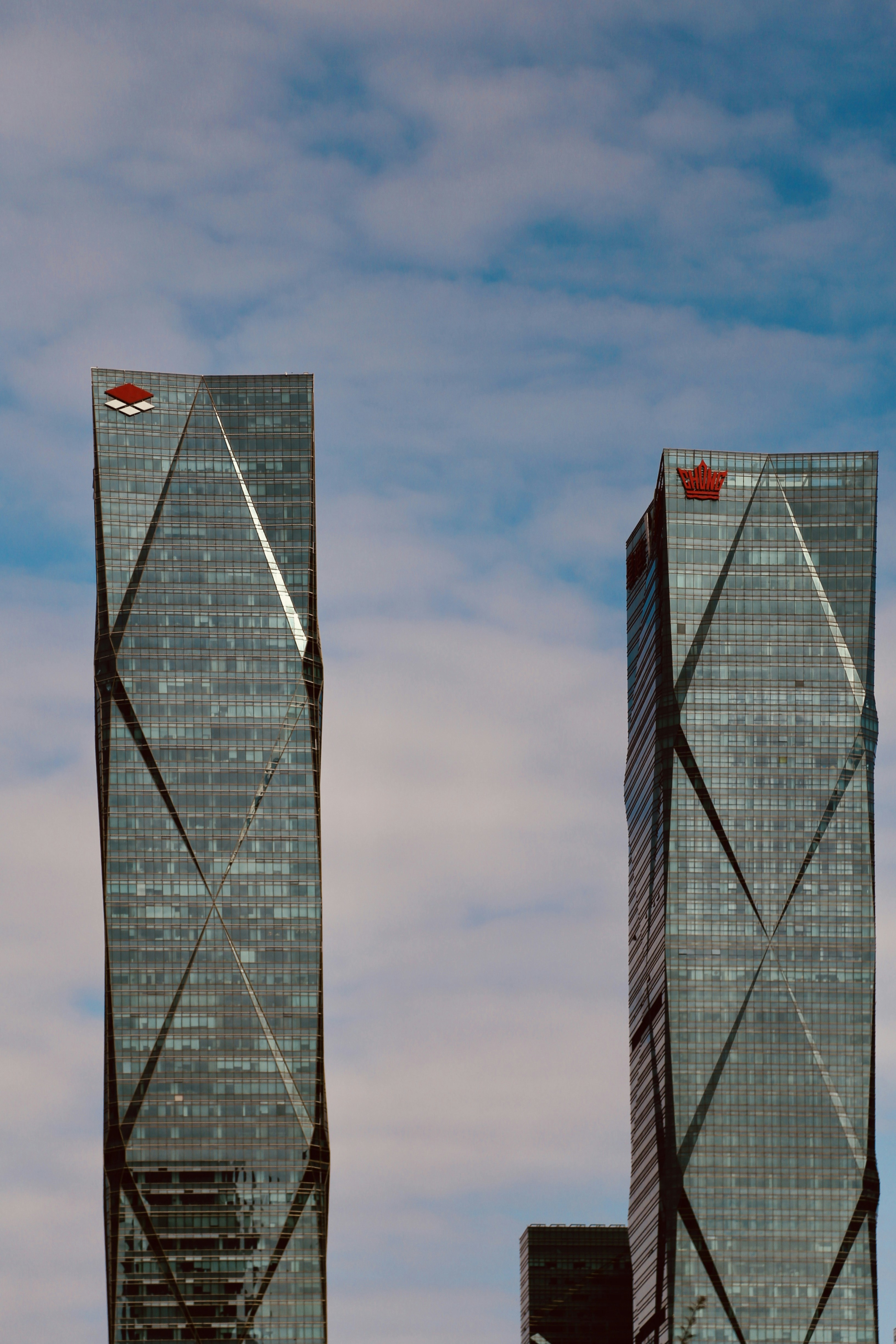 Two very tall buildings with a sky background photo – Free 深圳市 Image on ...