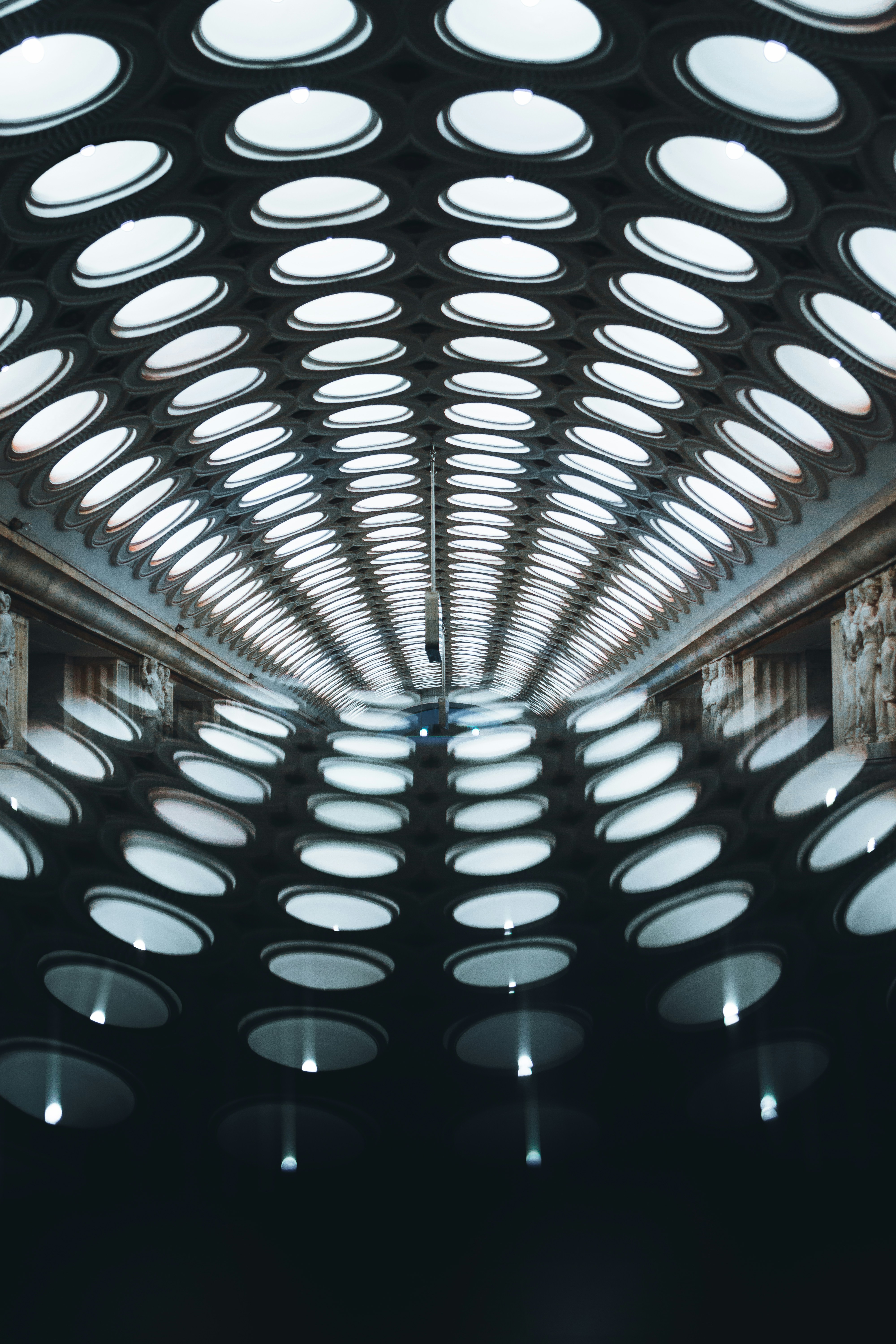 Converging Orbits: A Tunnel of Circular Light