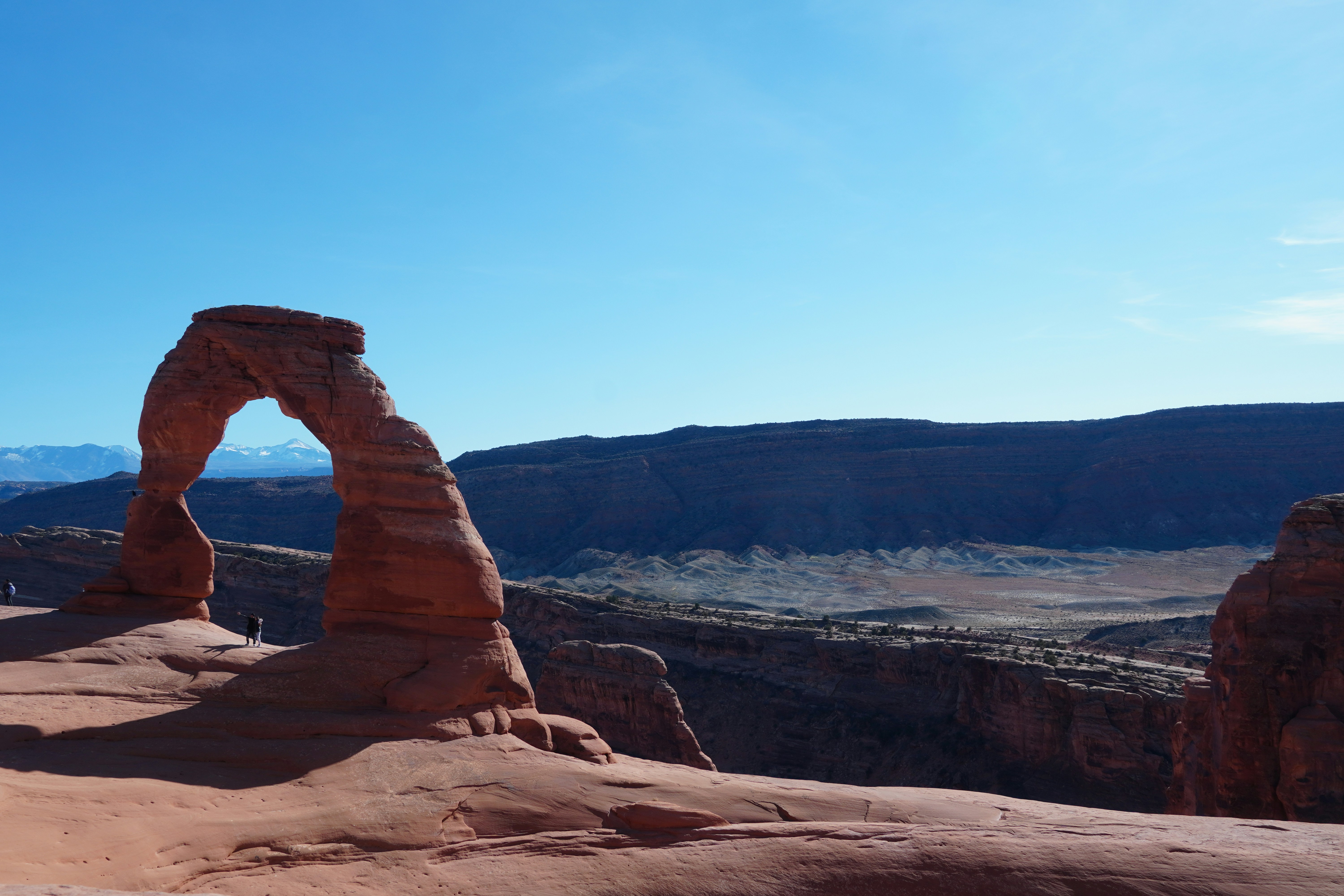 A large rock formation in the middle of a desert photo – Free Arches ...
