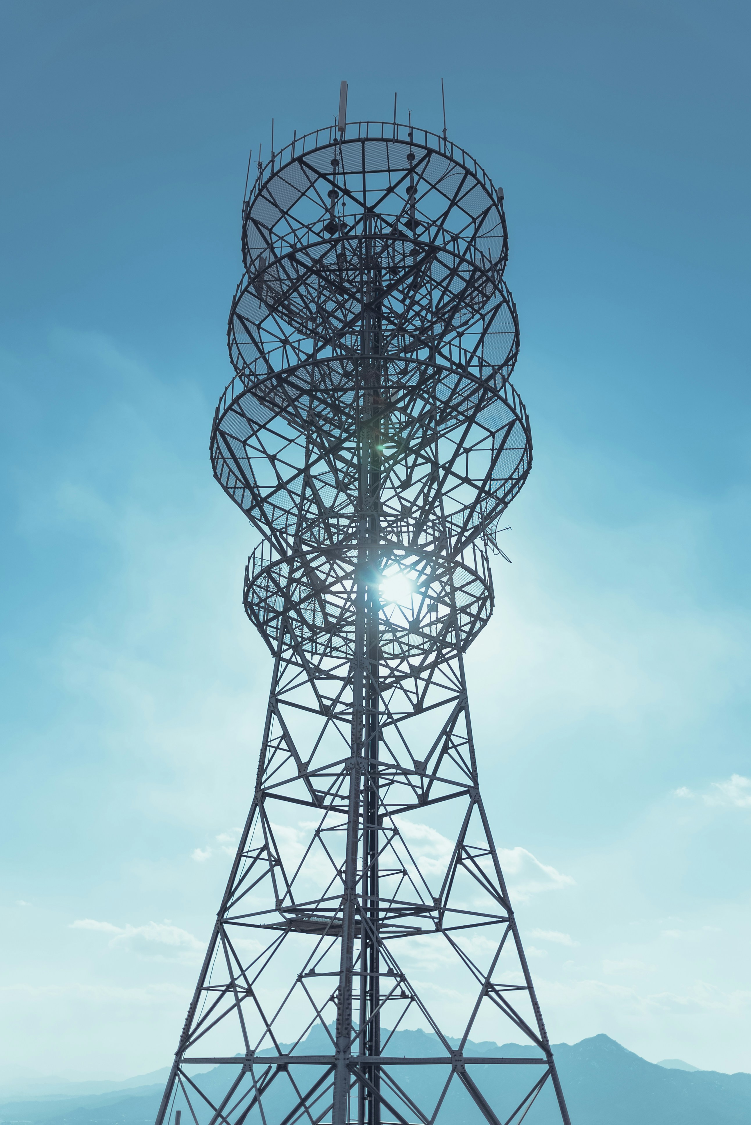 A tall tower with a sky background photo – Free Pylon Image on Unsplash