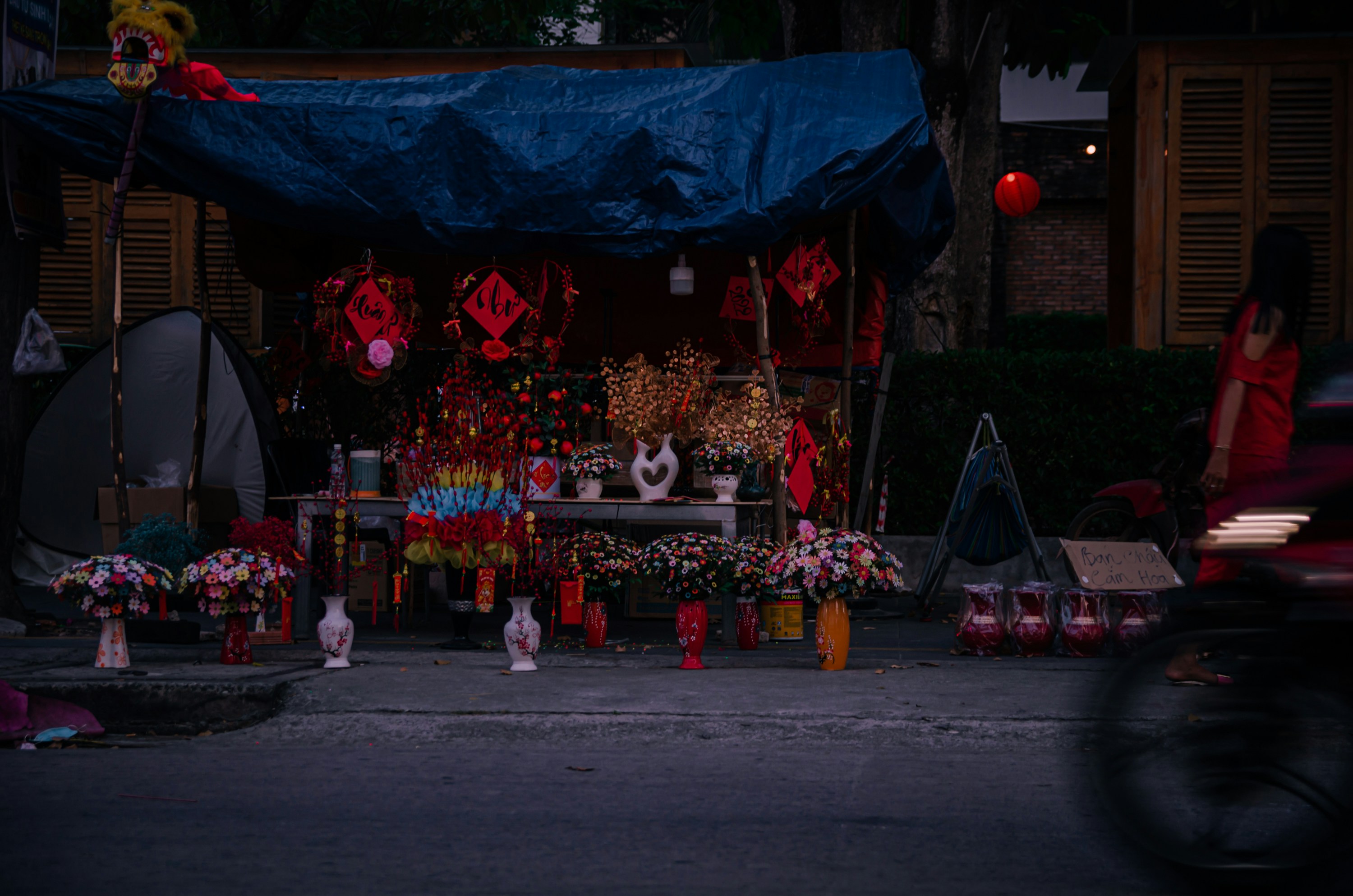 Evening Market Shrine: A Quiet Parade of Color at the Street Corner