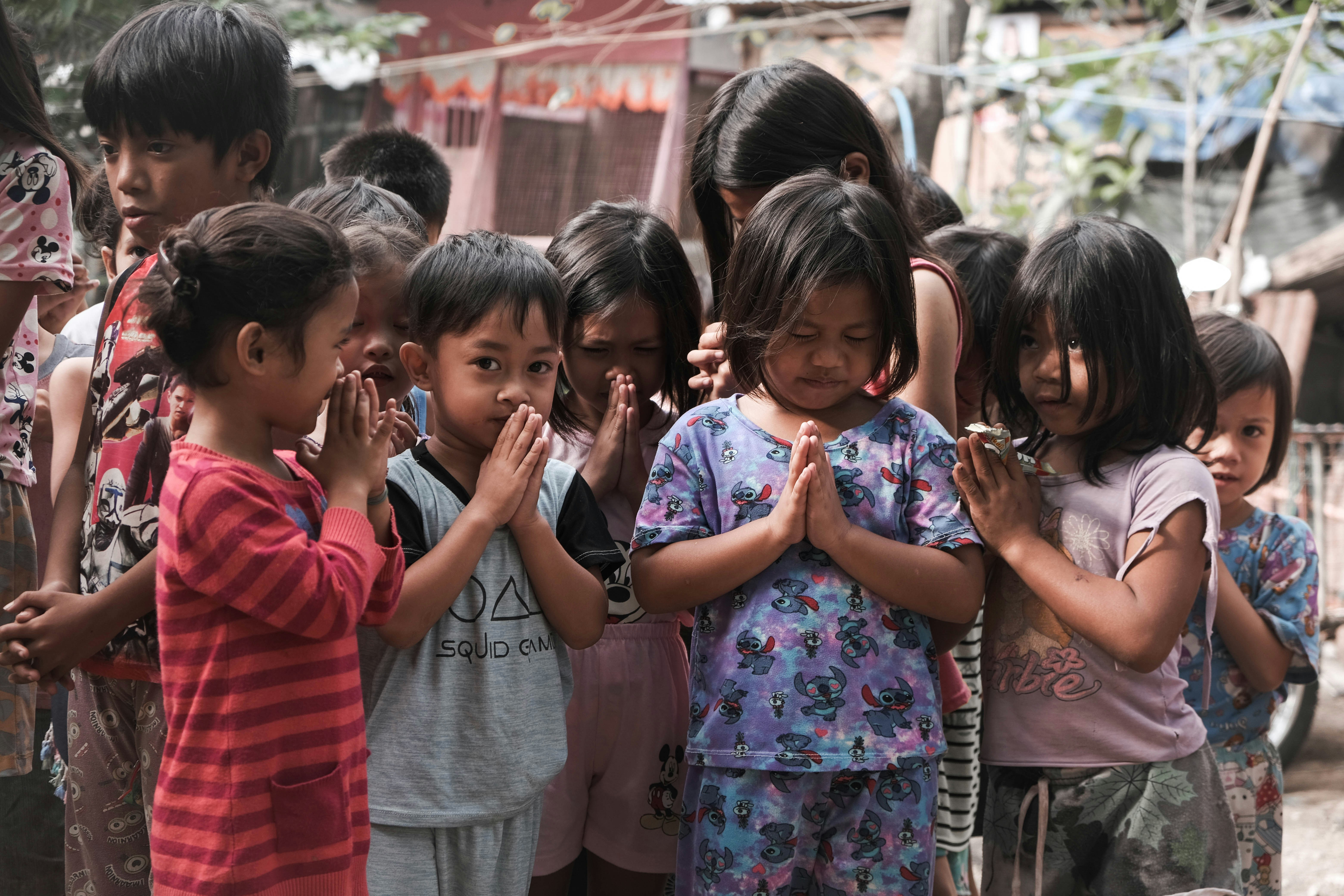 30,000+ Kids Praying Pictures | Download Free Images on Unsplash