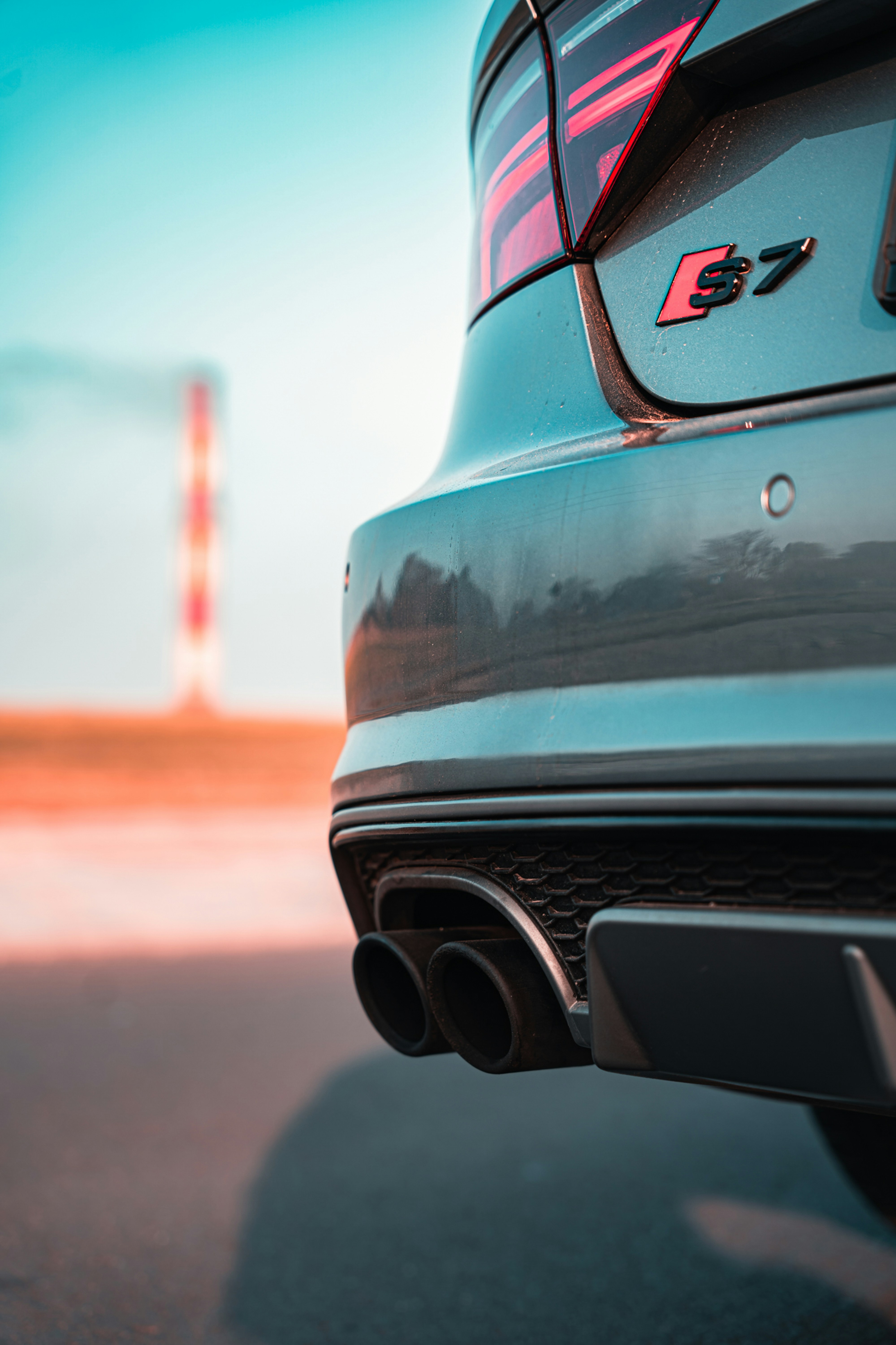 A close up of the rear end of a car photo – Free Świdnica Image on Unsplash