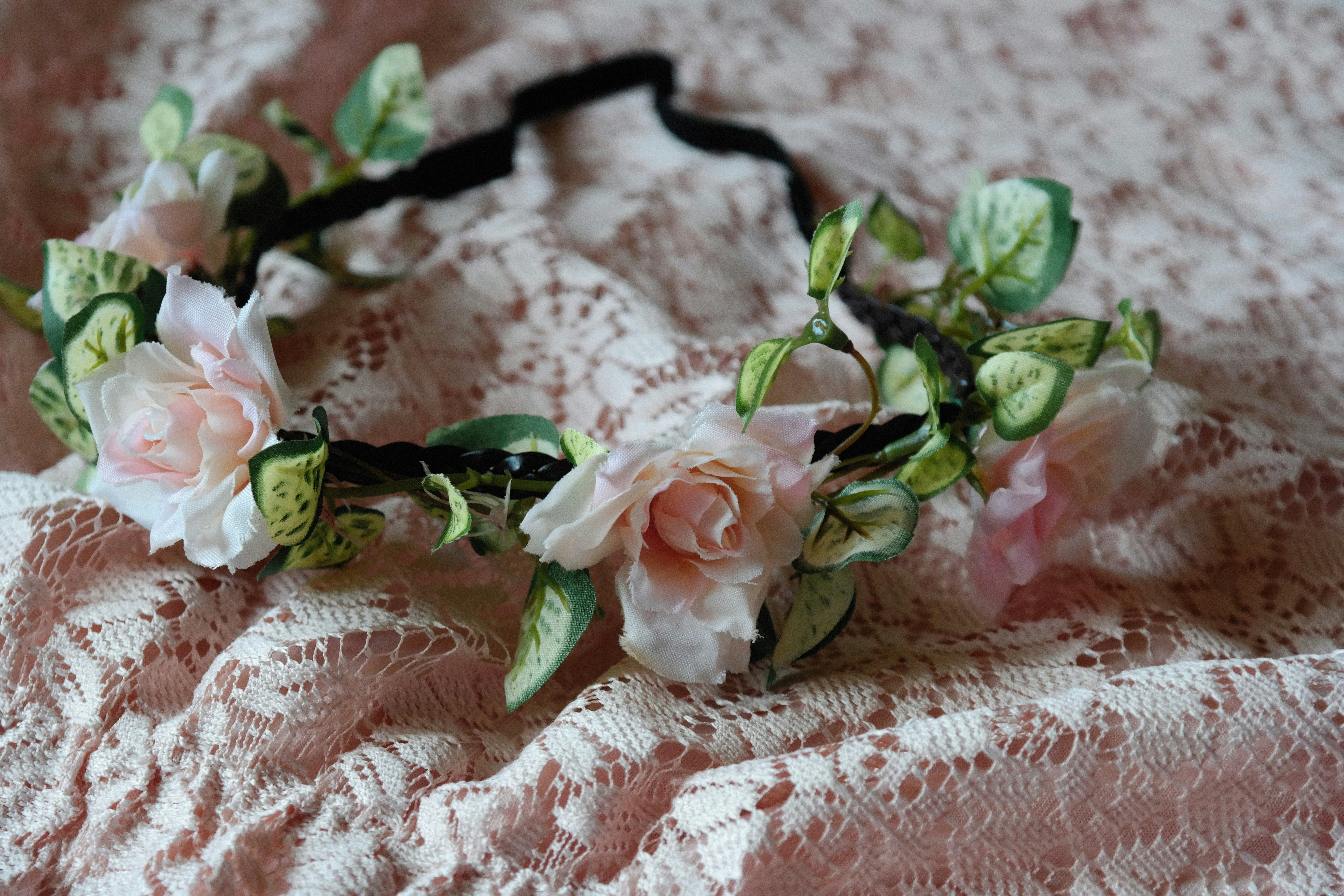 Petal Crown on Vintage Lace: a soft-pink rose centerpiece