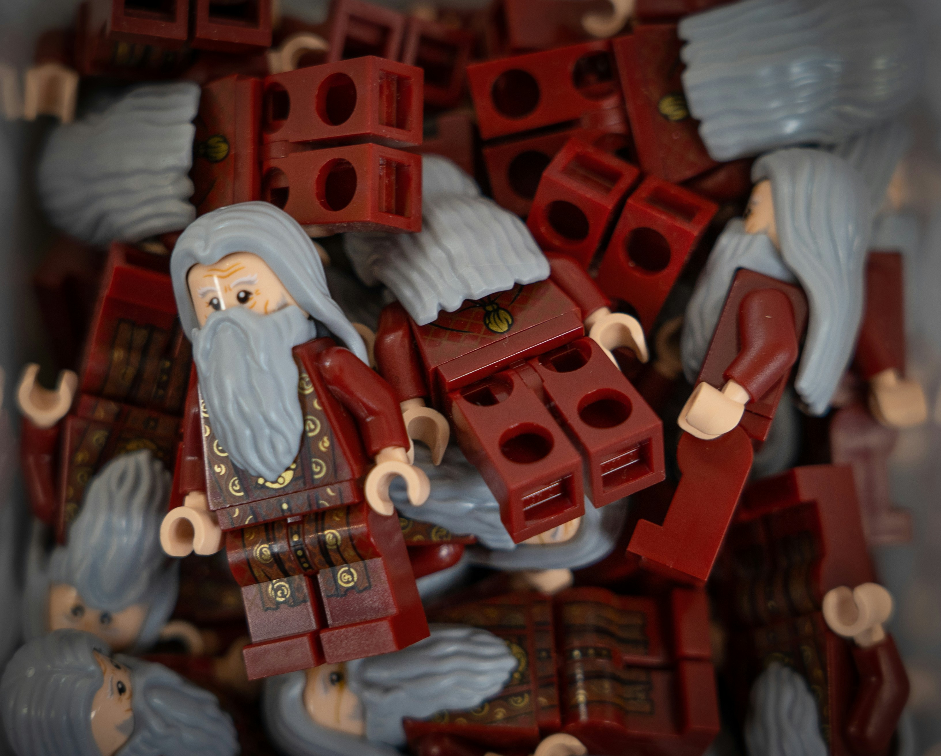 A close up of a bunch of legos photo – Free Carlisle Image on Unsplash