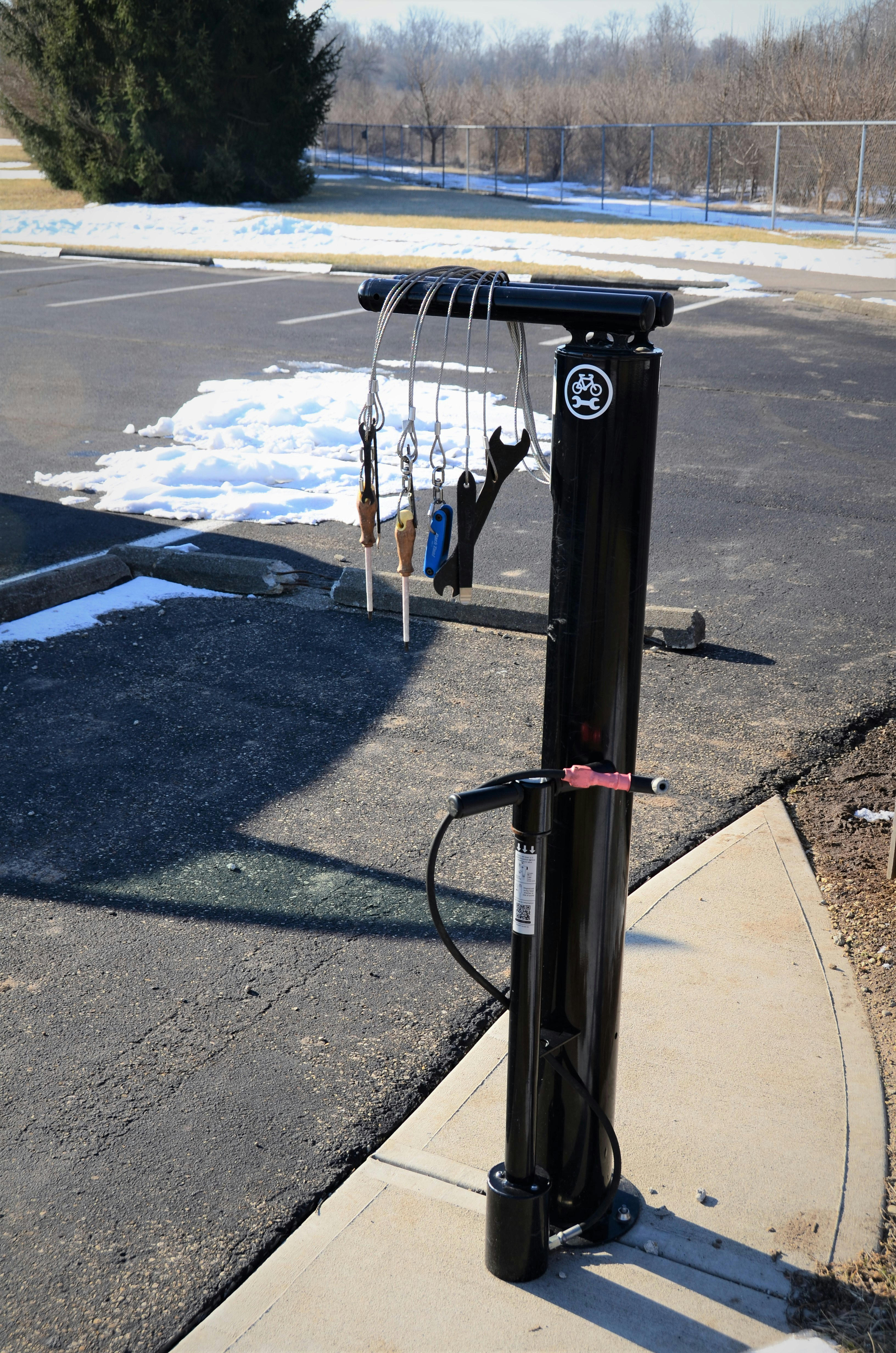 A parking meter on the side of a road photo – Free Asphalt Image on ...