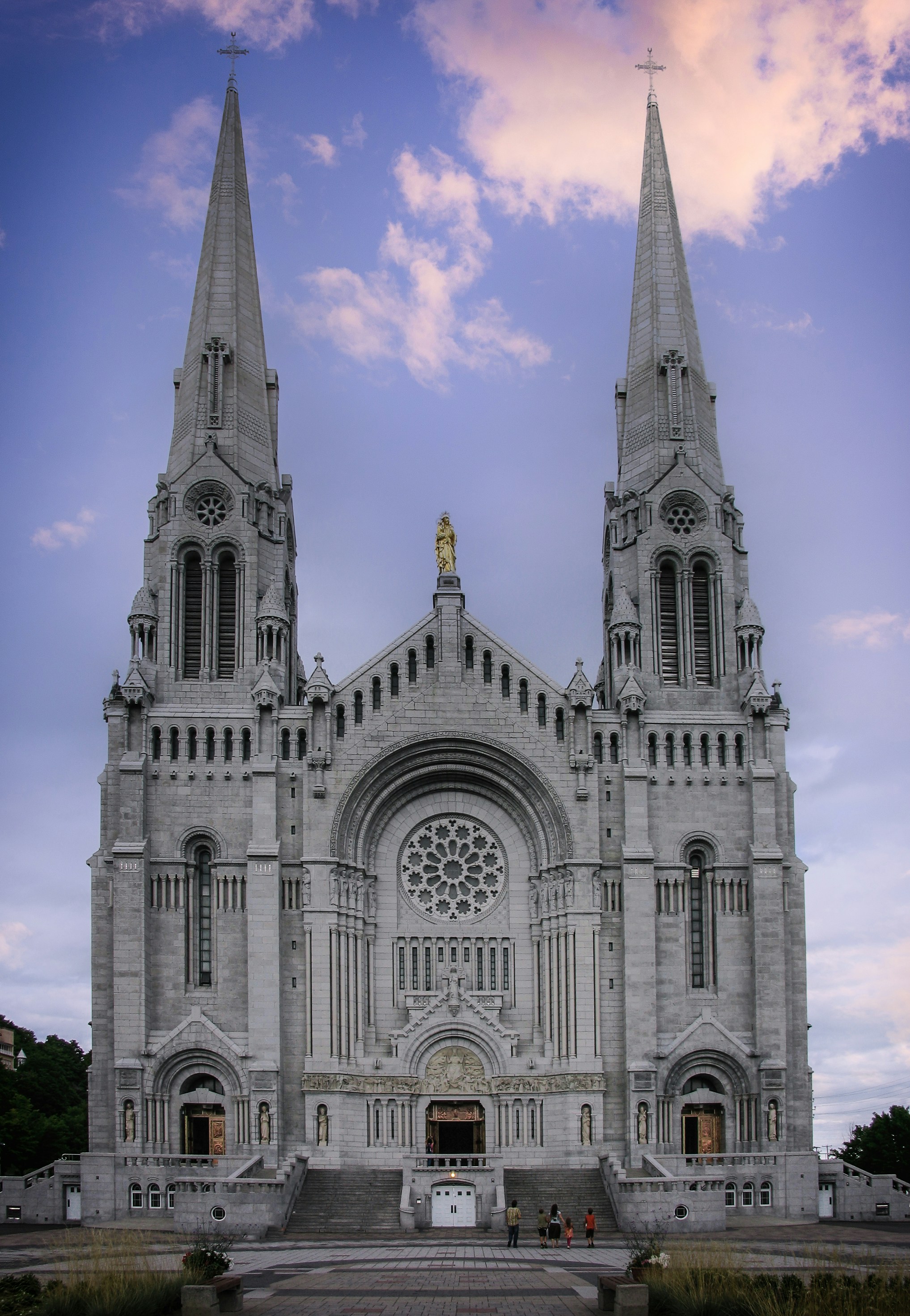 a large cathedral with two spires on top of it