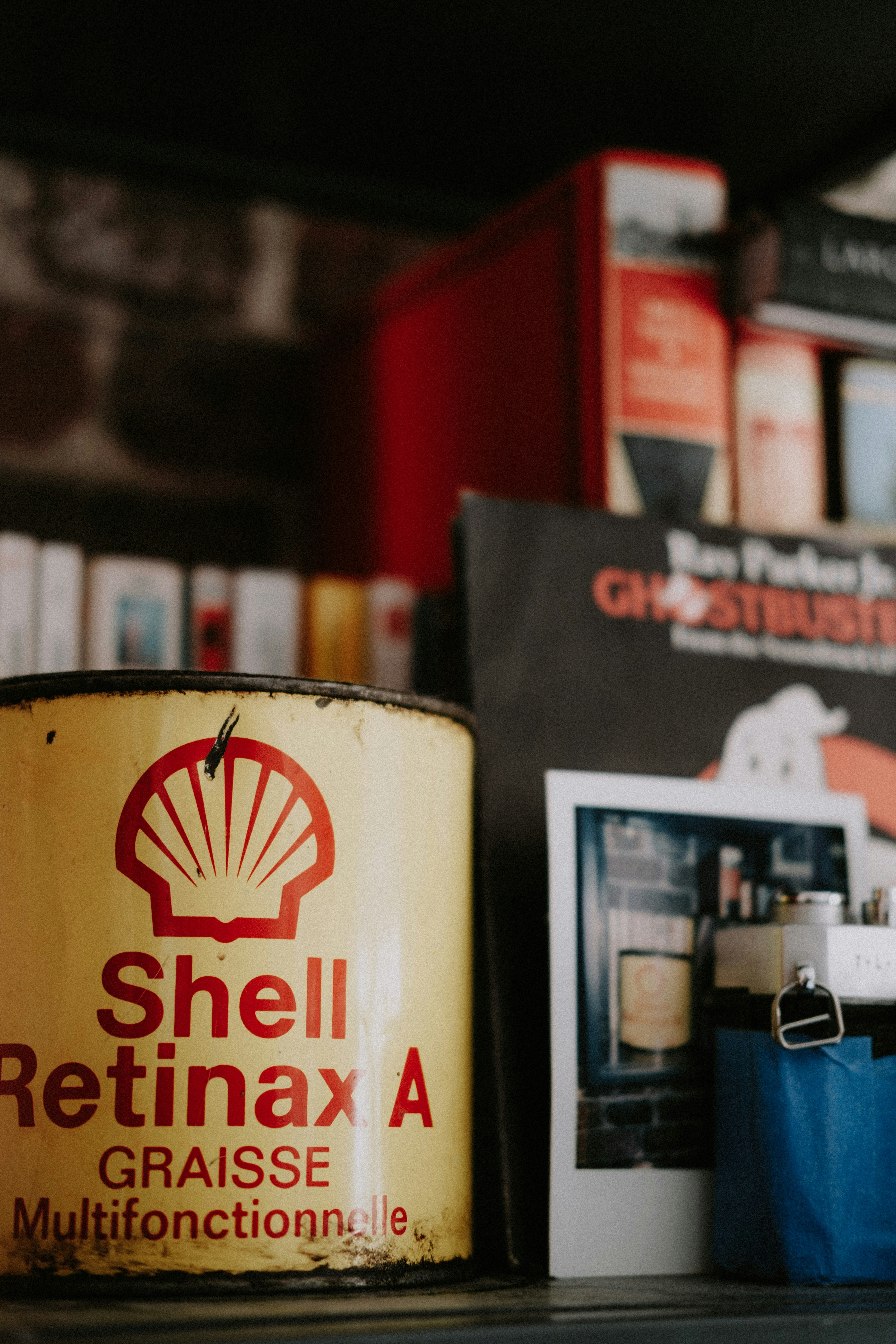 A shell retinax can sitting on top of a shelf photo – Free France Image ...