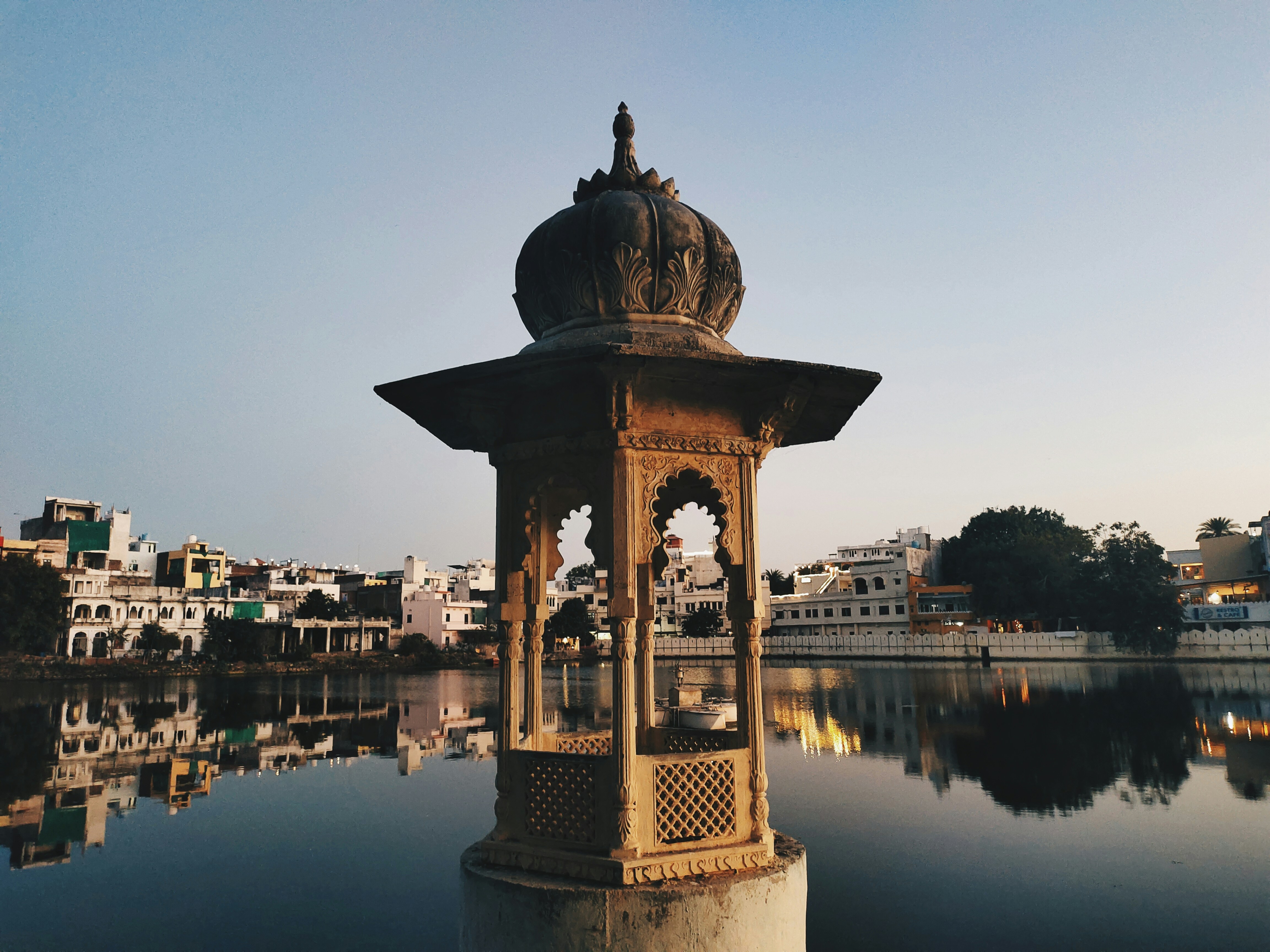 Crowned Lantern on a Quiet Lake: Riverside Pavilion at Dusk