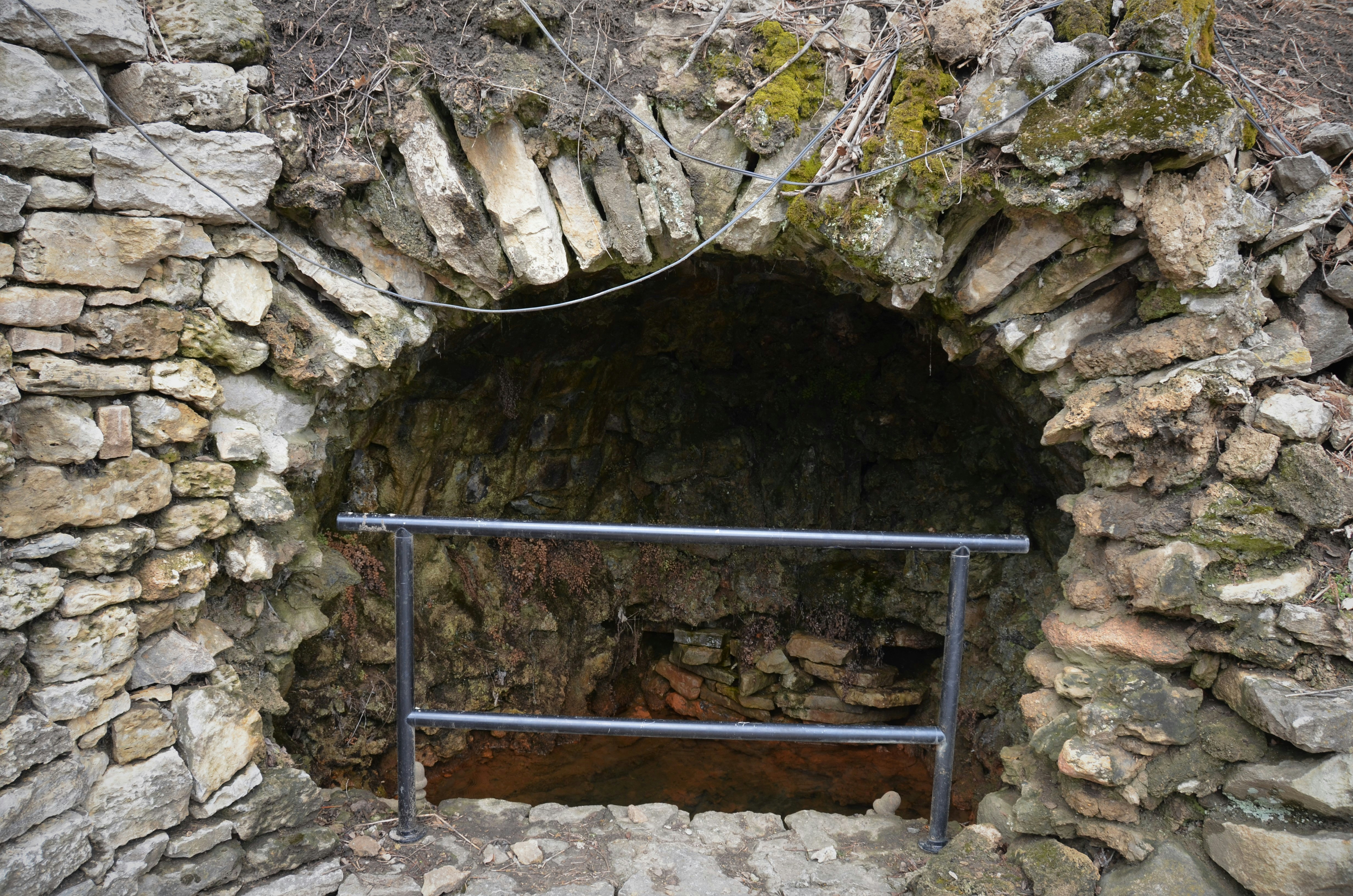 Old Chive Underground Pictures | Download Free Images on Unsplash