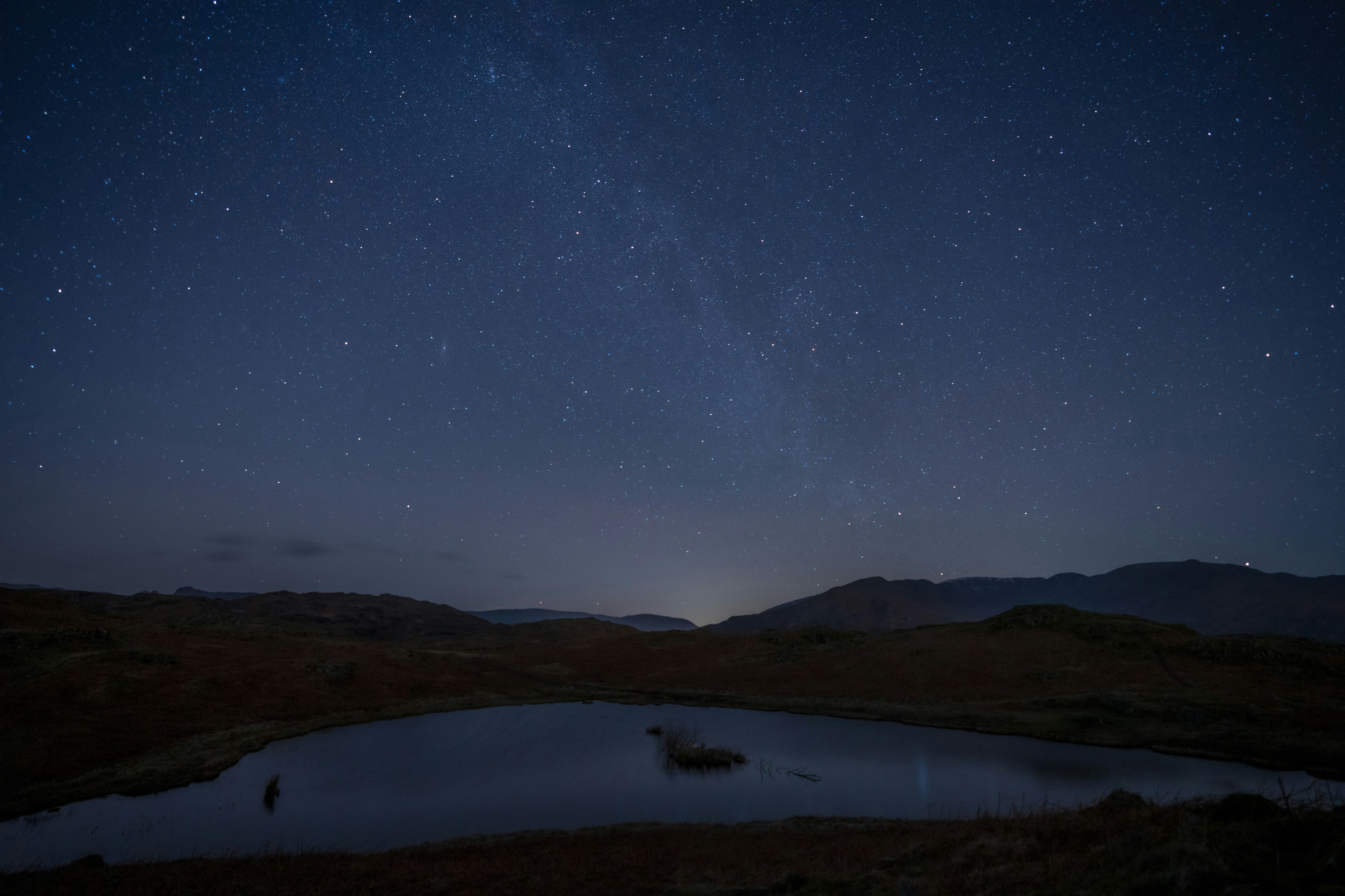 Stellar Basin Under a Quiet Milky Way