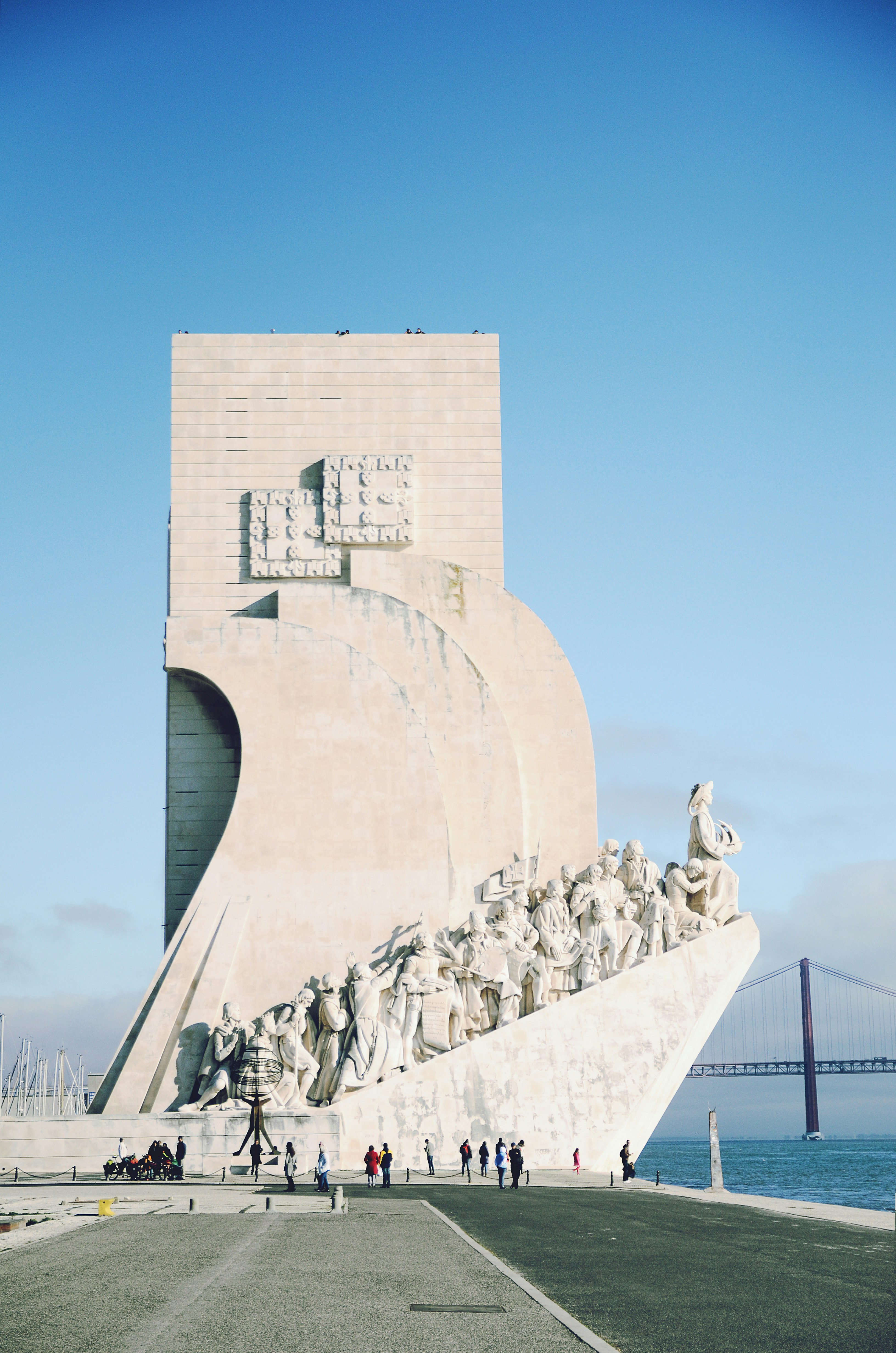 A large monument with people walking around it photo – Free Building ...