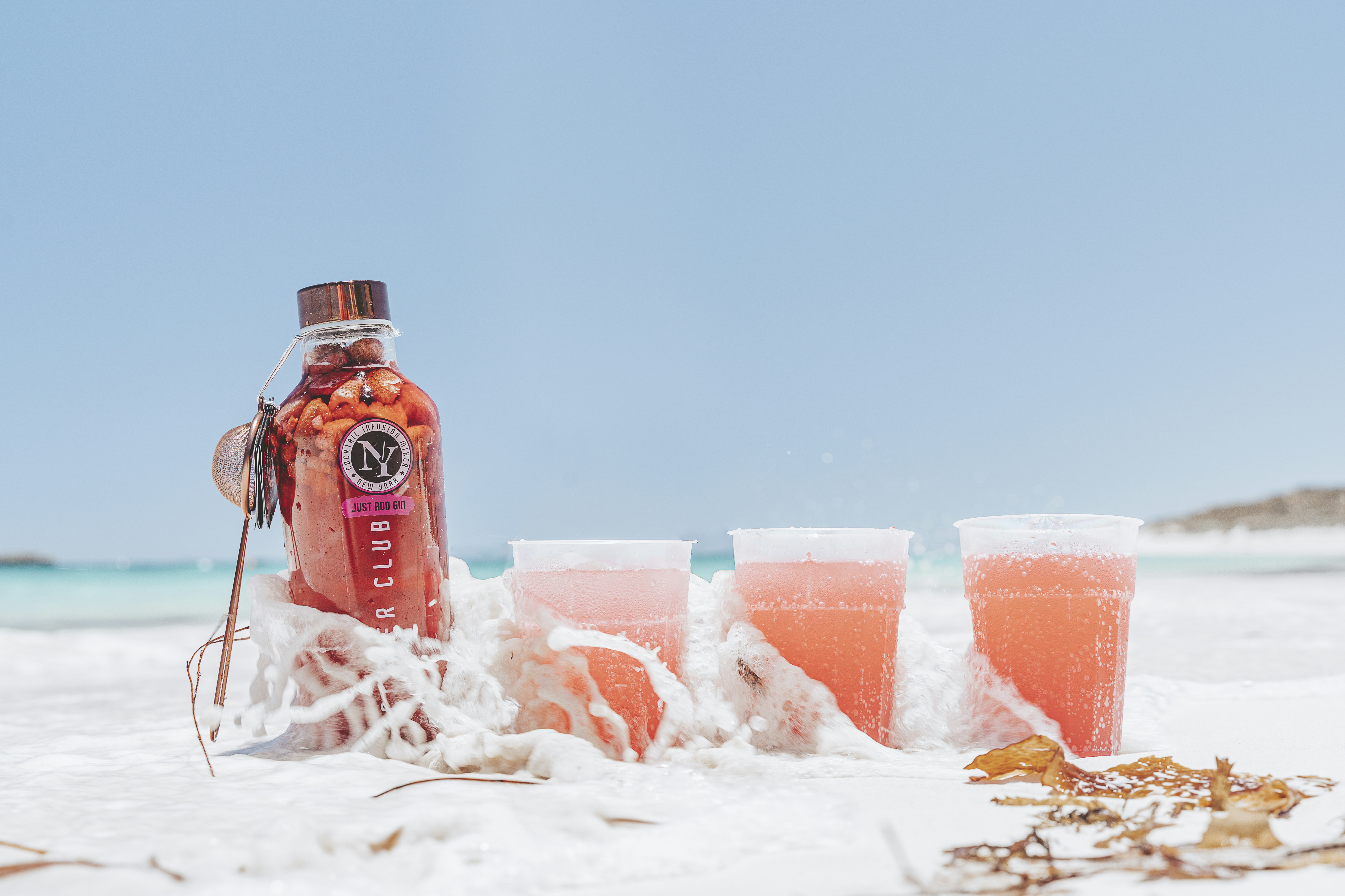 Sea Mist and Sunset Sippers: A Coastal Picnic Moment