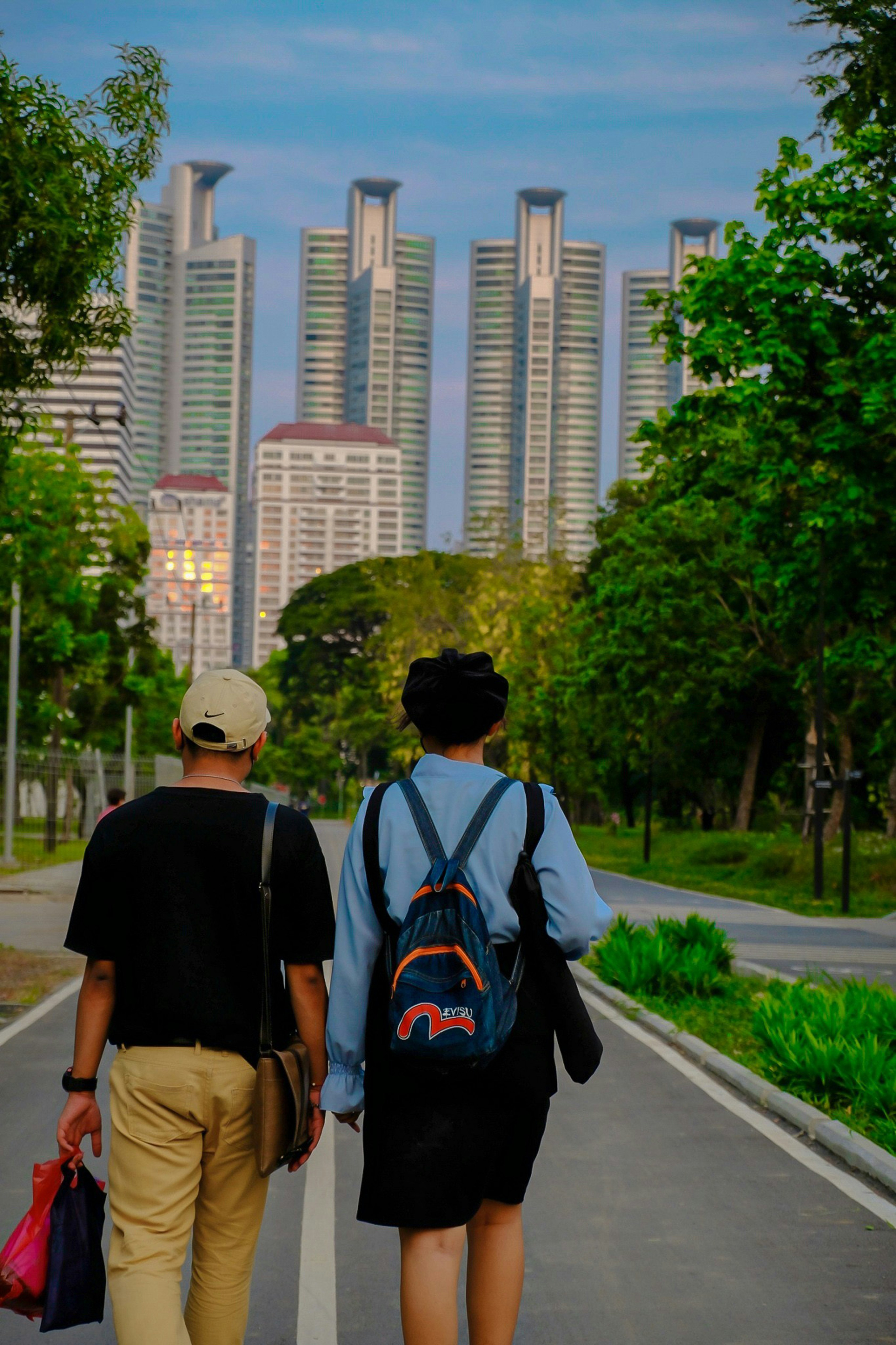 Walking With Friends Pictures | Download Free Images on Unsplash