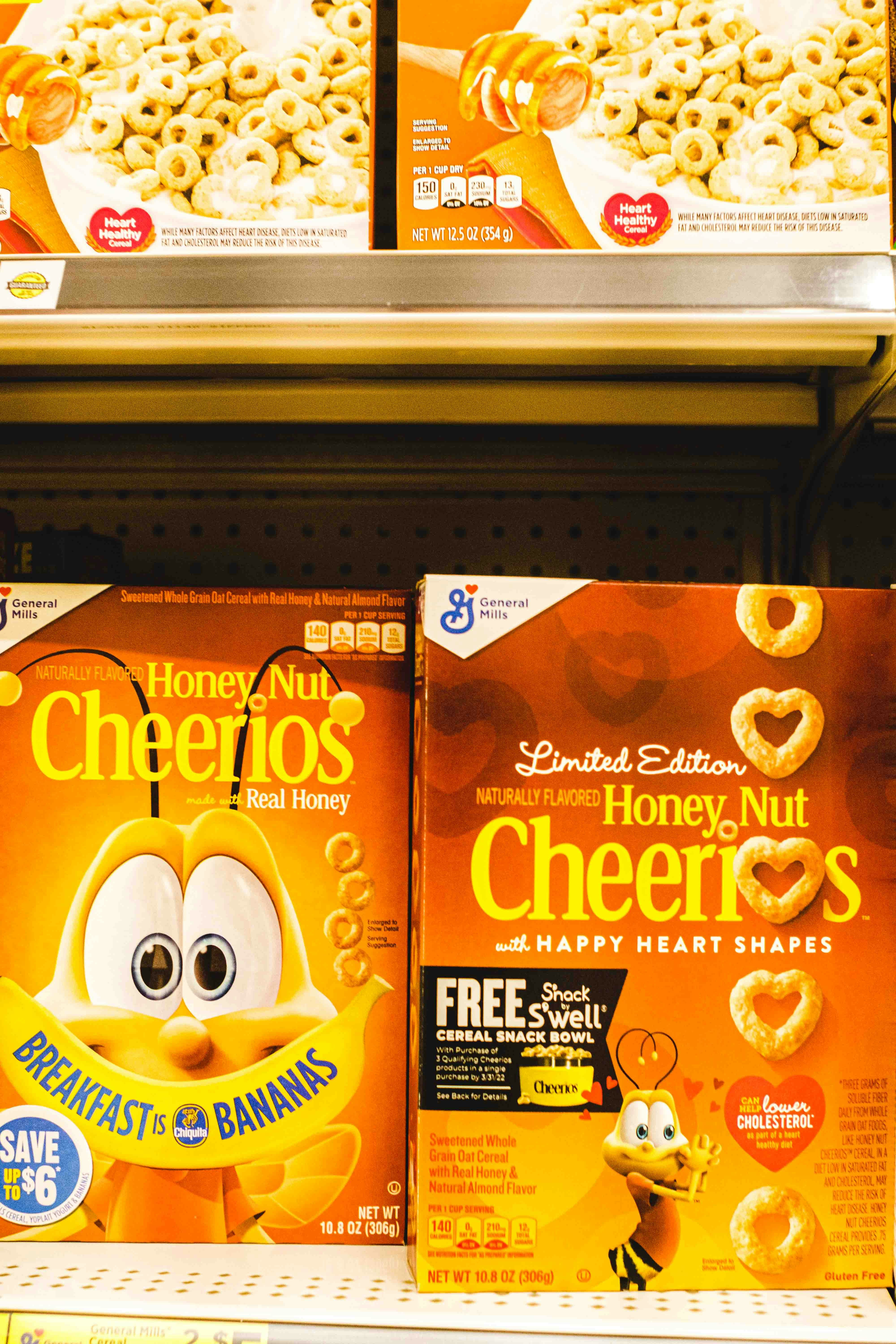 A display of cheerios cereal in a store photo – Free Food Image on Unsplash