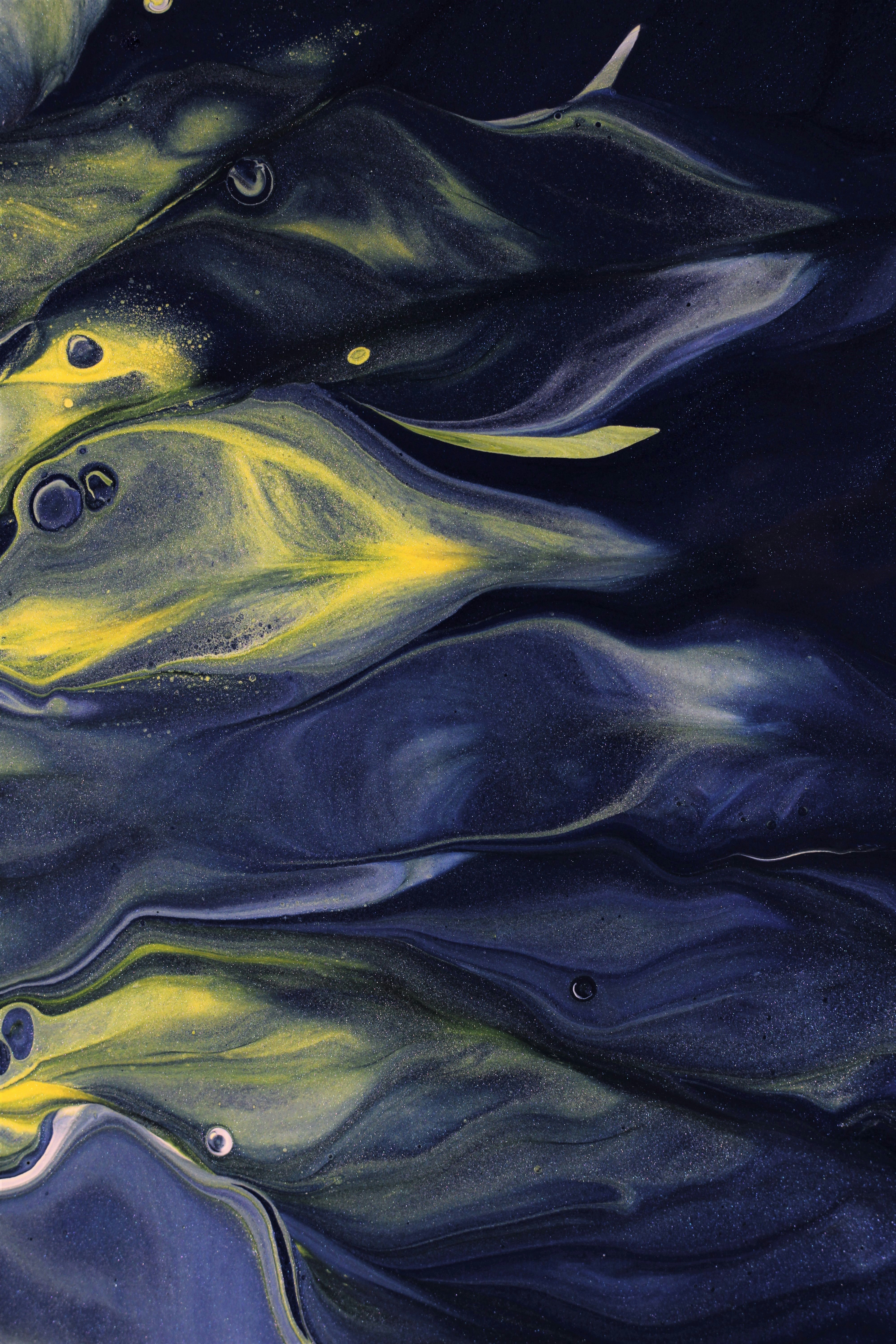 Una pintura de agua con colores amarillo y azul foto – Imagen de Azul y ...