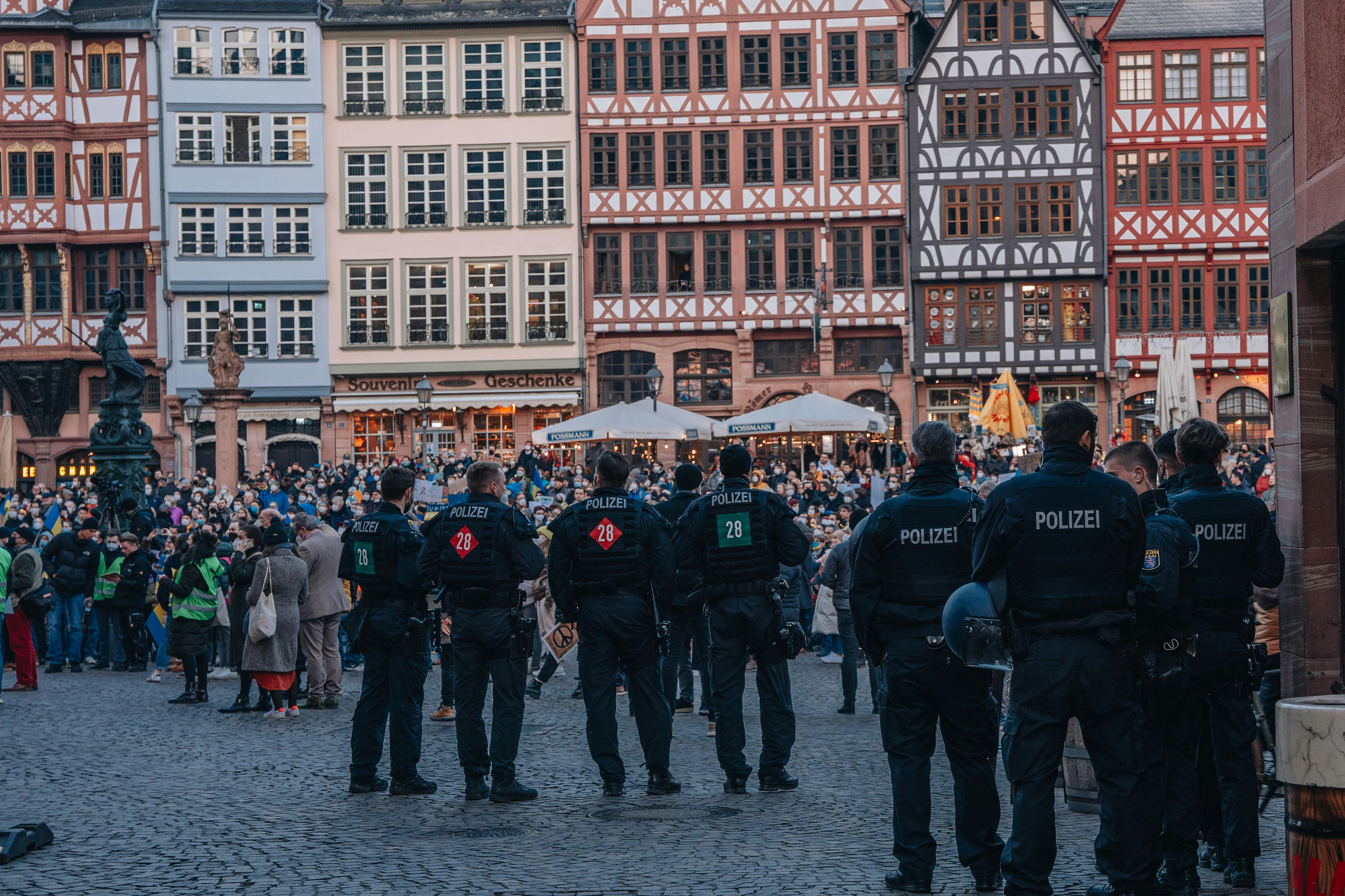 Polizei in the Timber-Framed Market Square: Quiet Presence Among Historic Facades
