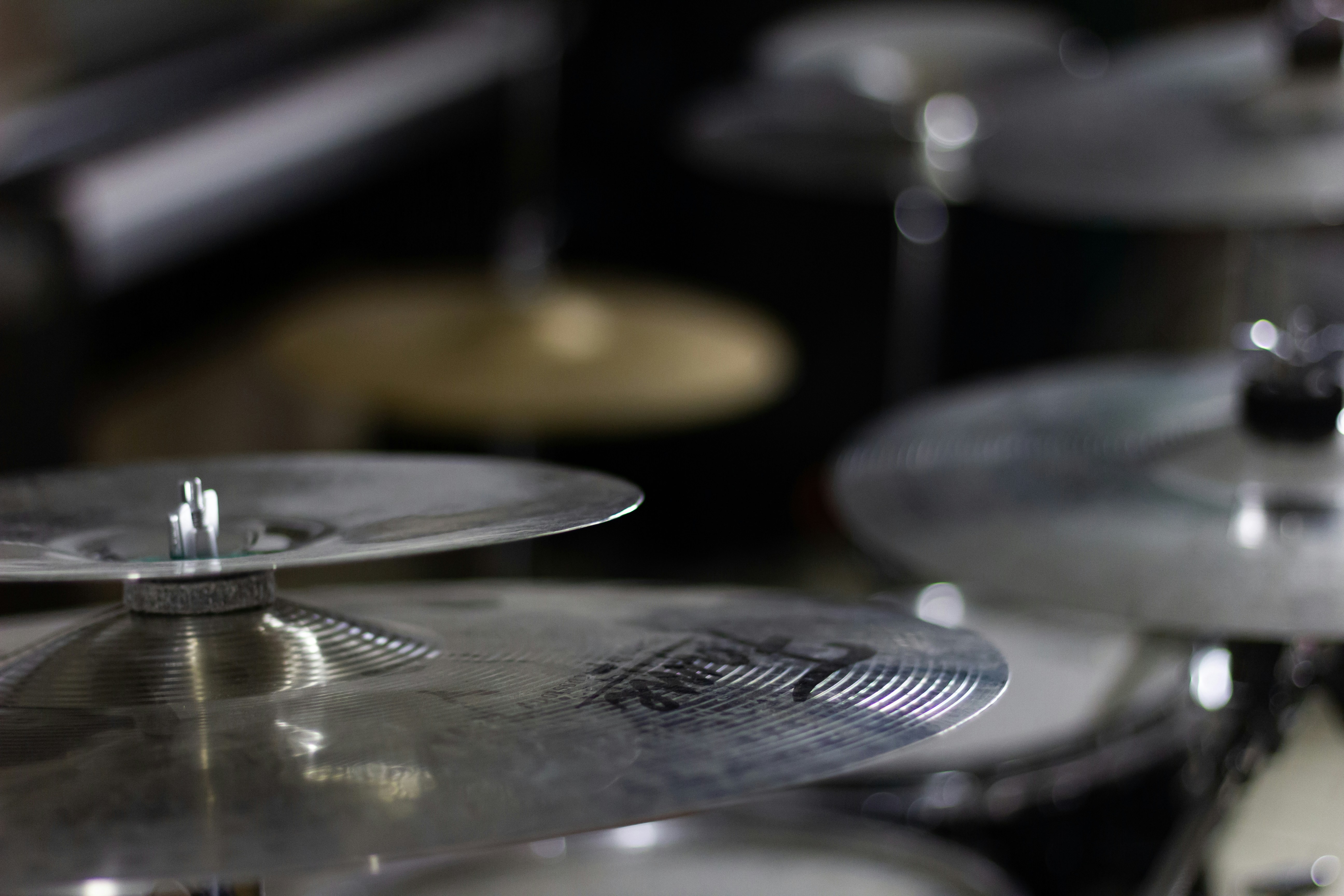 A close up view of a drum set photo – Free Music Image on Unsplash