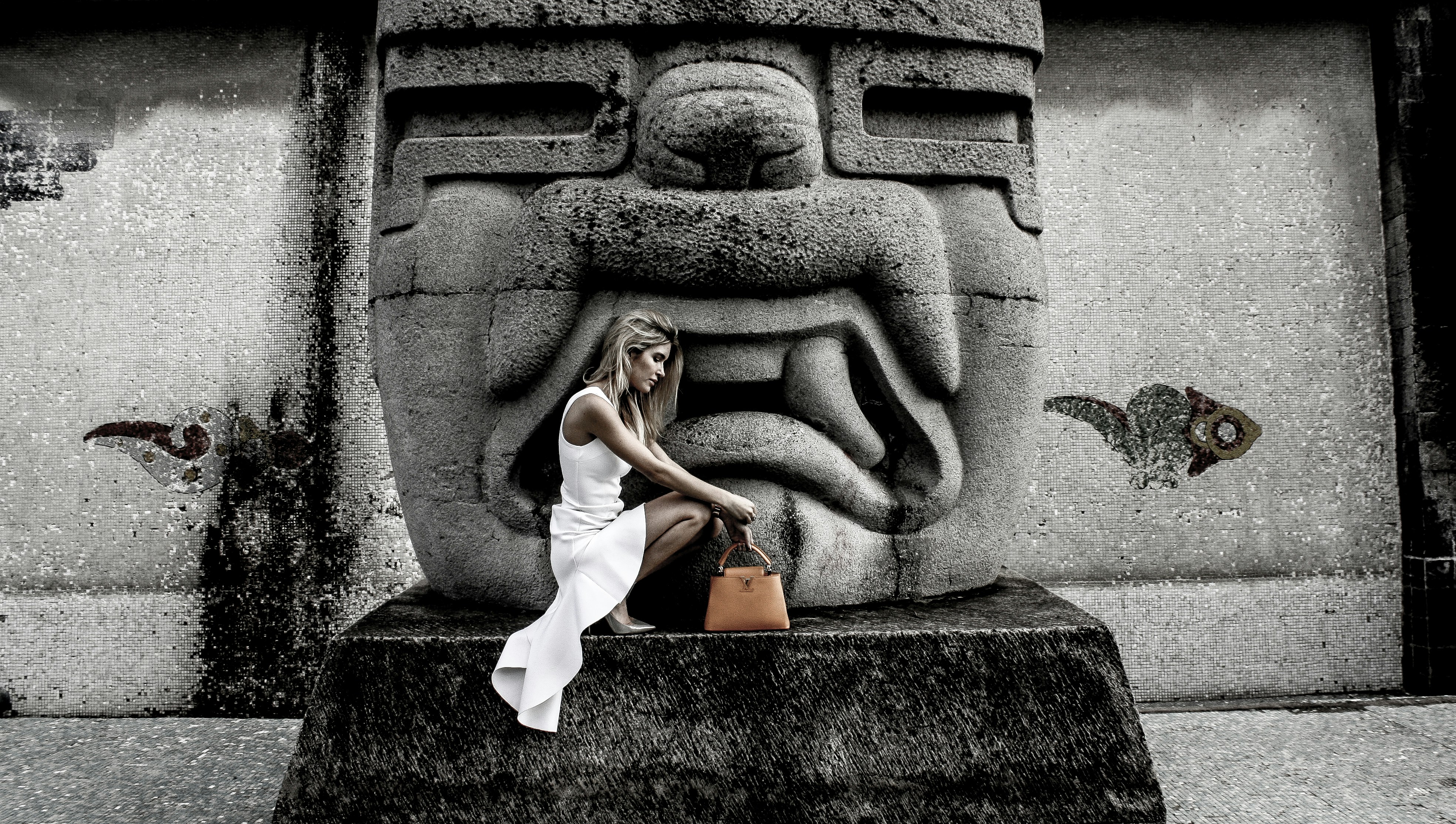 Mexican model & fashion blogger Isa Jaime. 