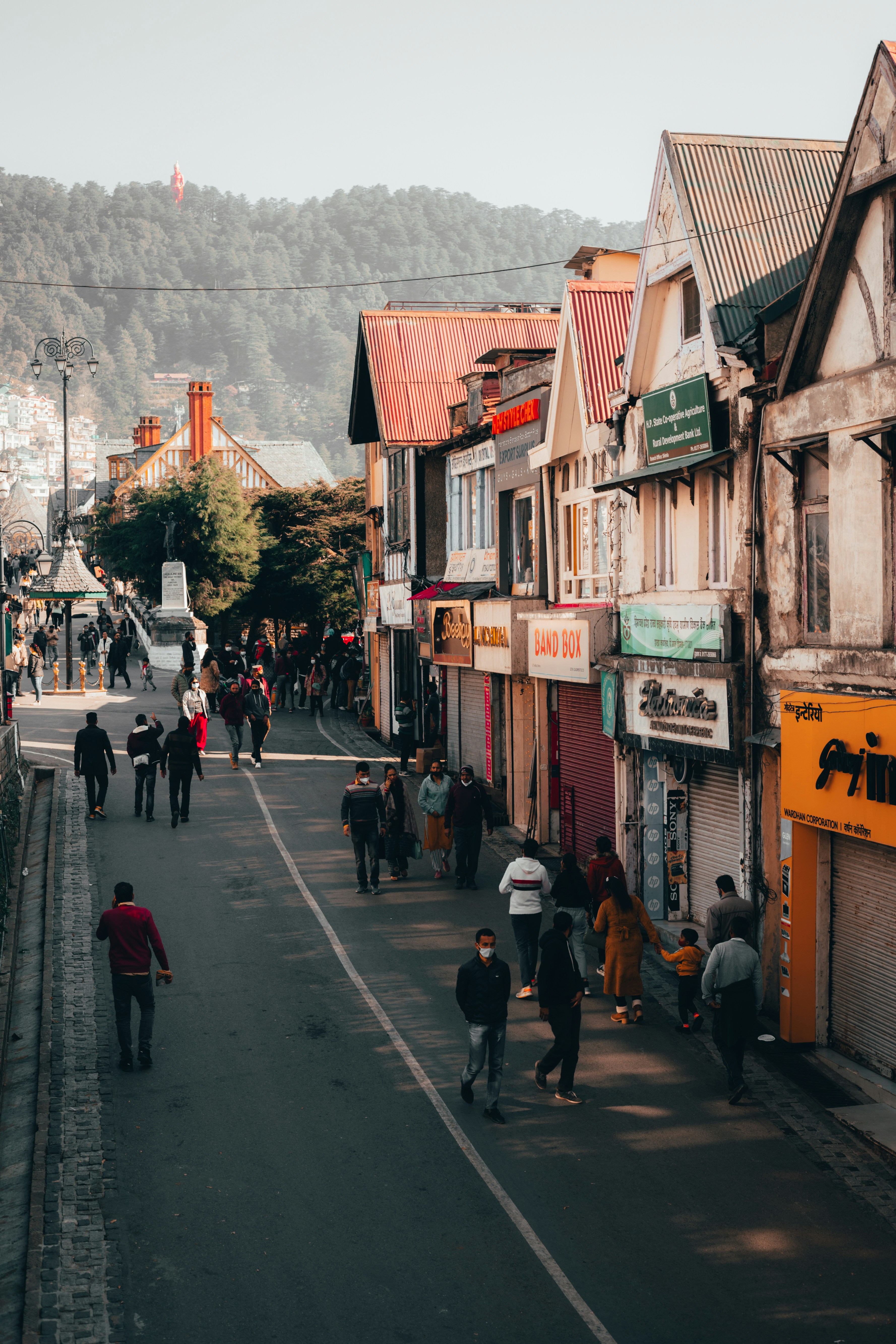 Lane of Echoes: Everyday Life in a Mountain Town