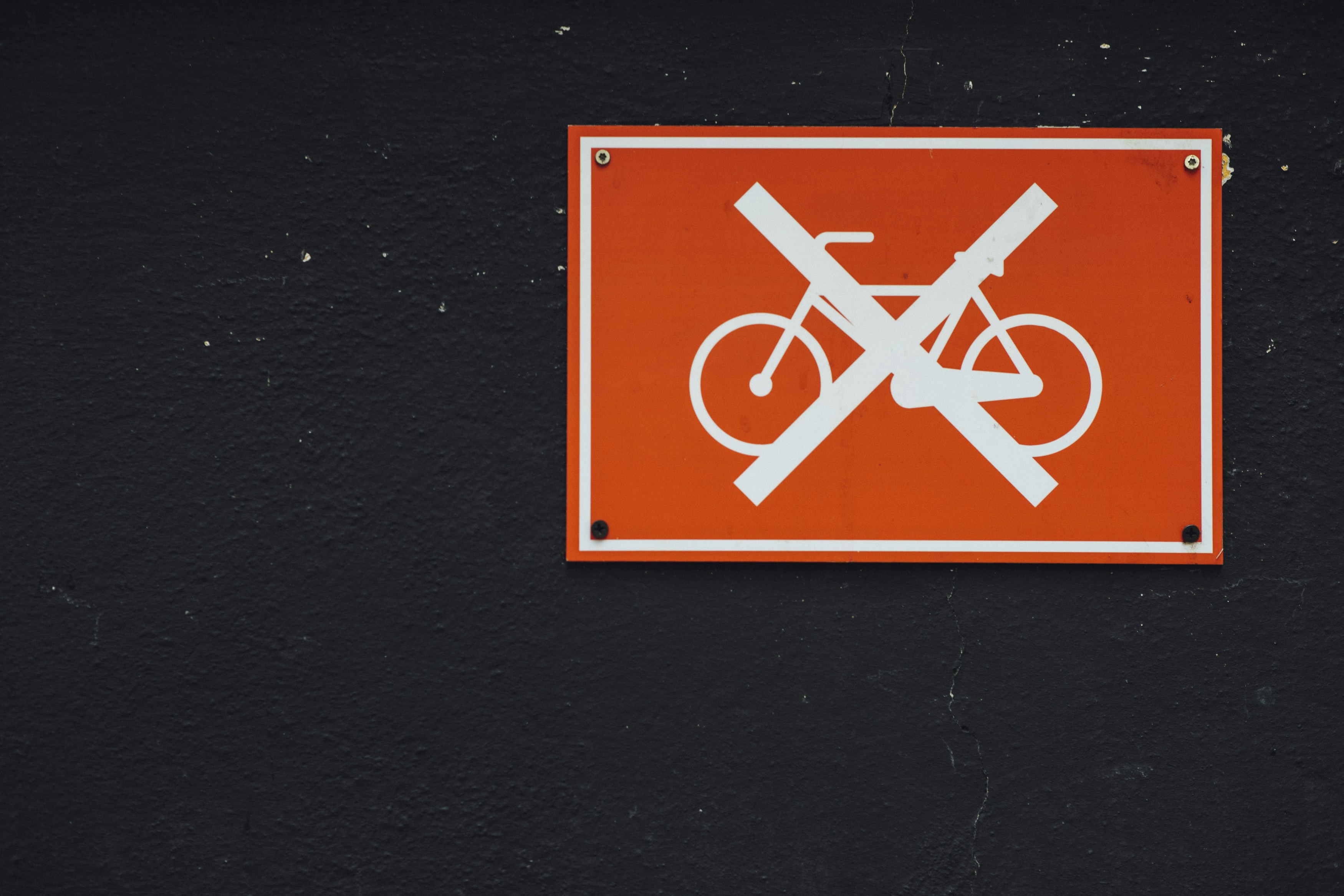Foto zum Thema Ein Bild von einem Schild an einer Wand – Kostenloses ...