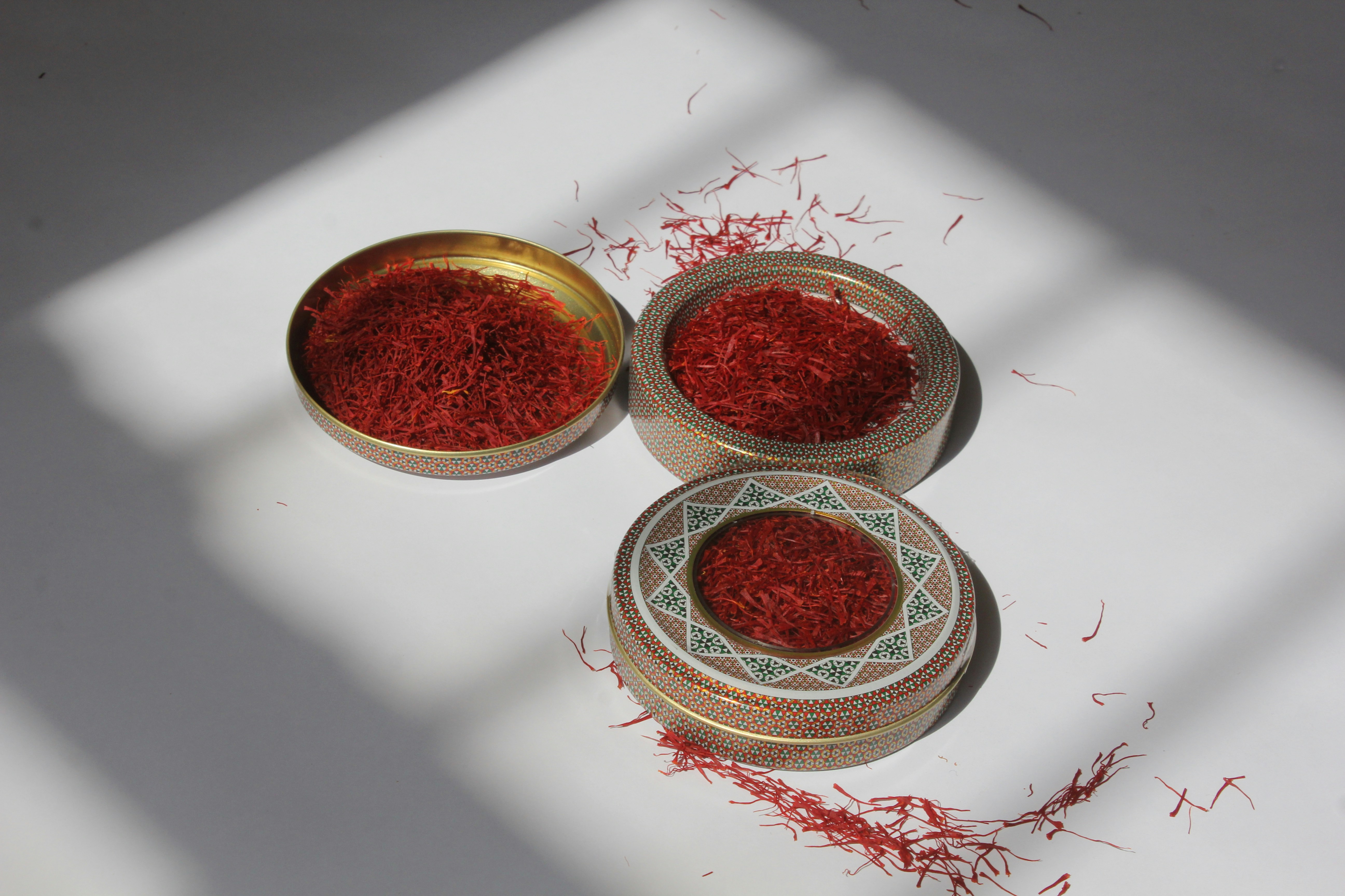 Saffran: Det röda guldets väg från blomma till julbord.