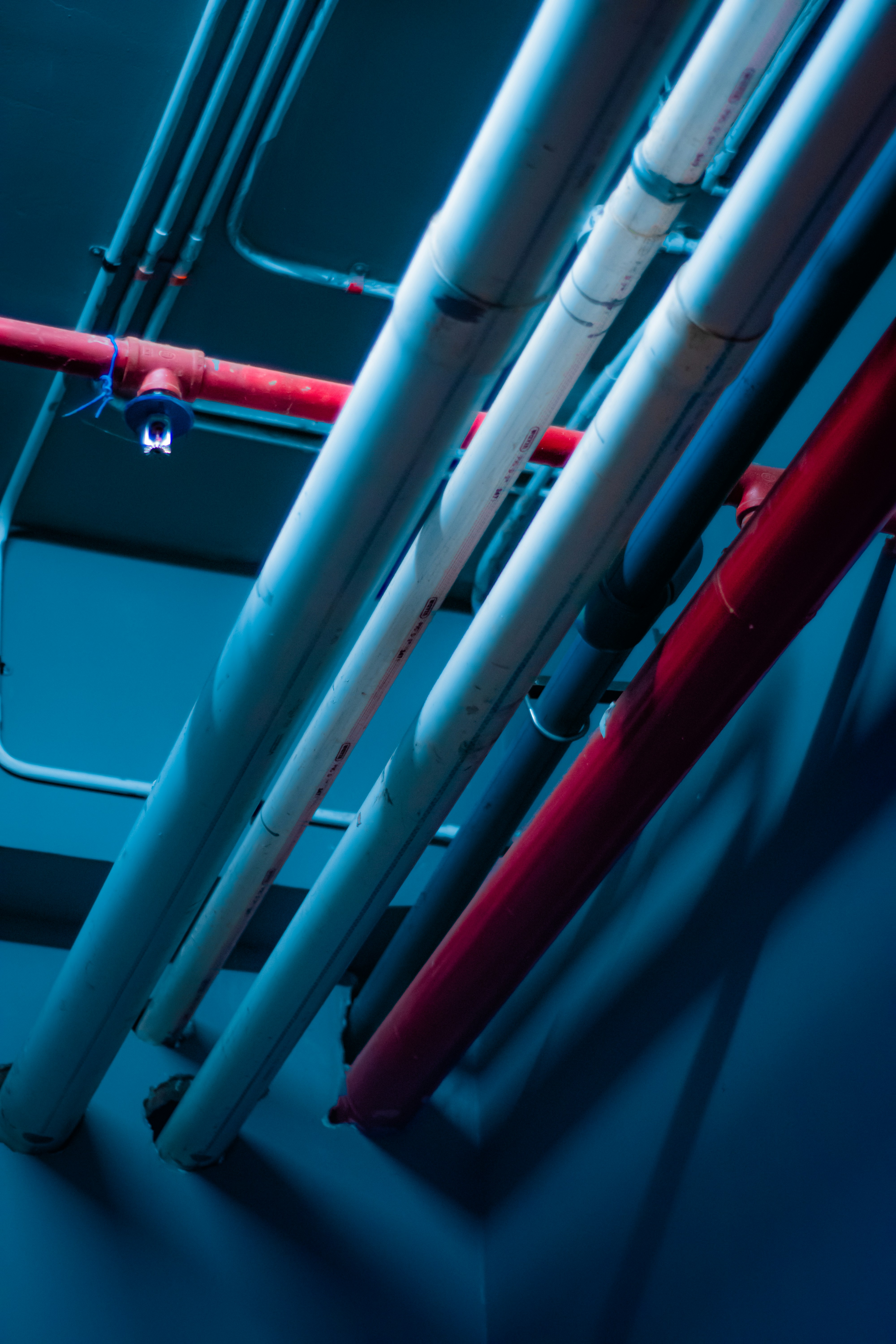 A bunch of pipes that are connected to each other photo – Free Pipeline ...