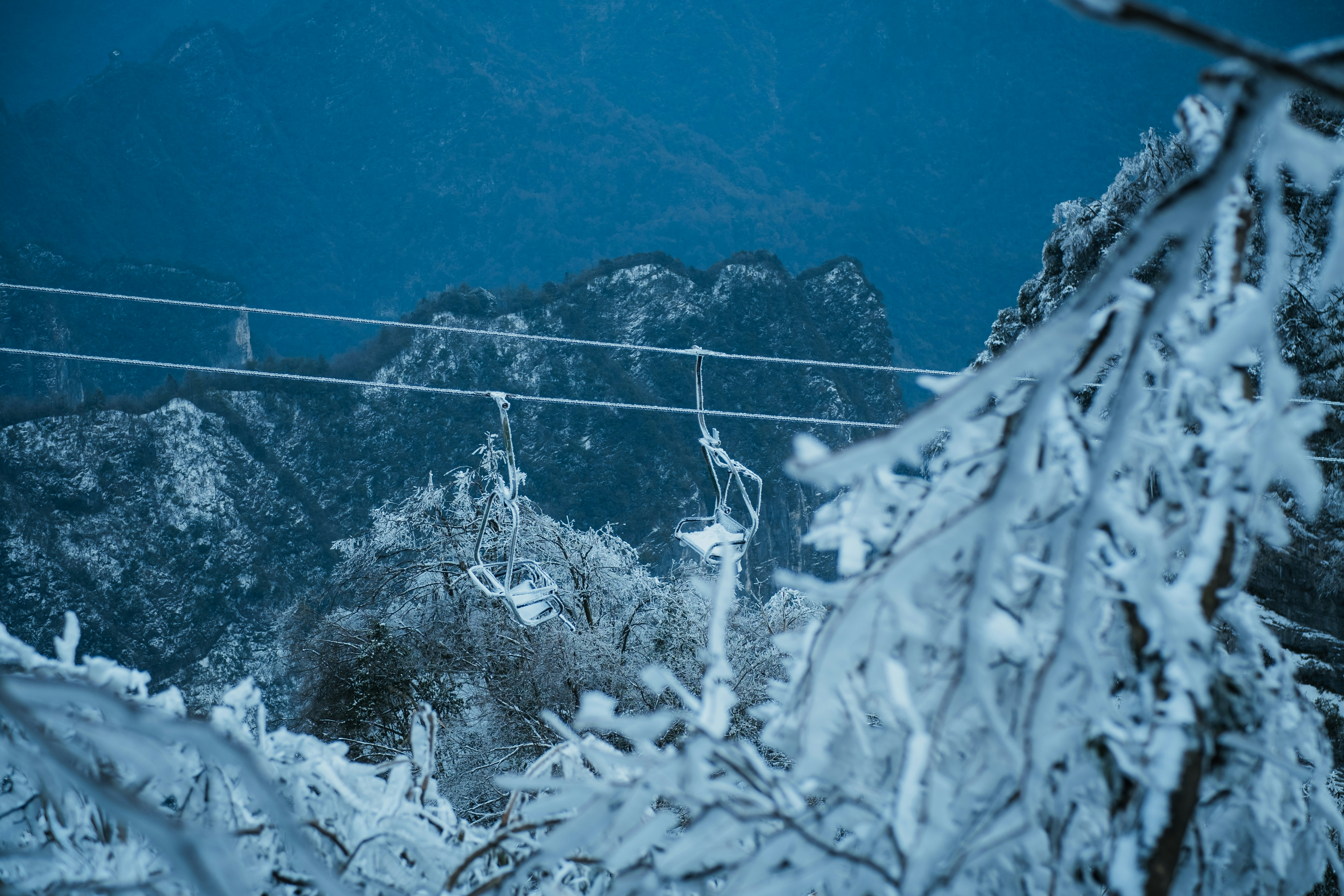 Frozen Heights: Aerial Tranquility