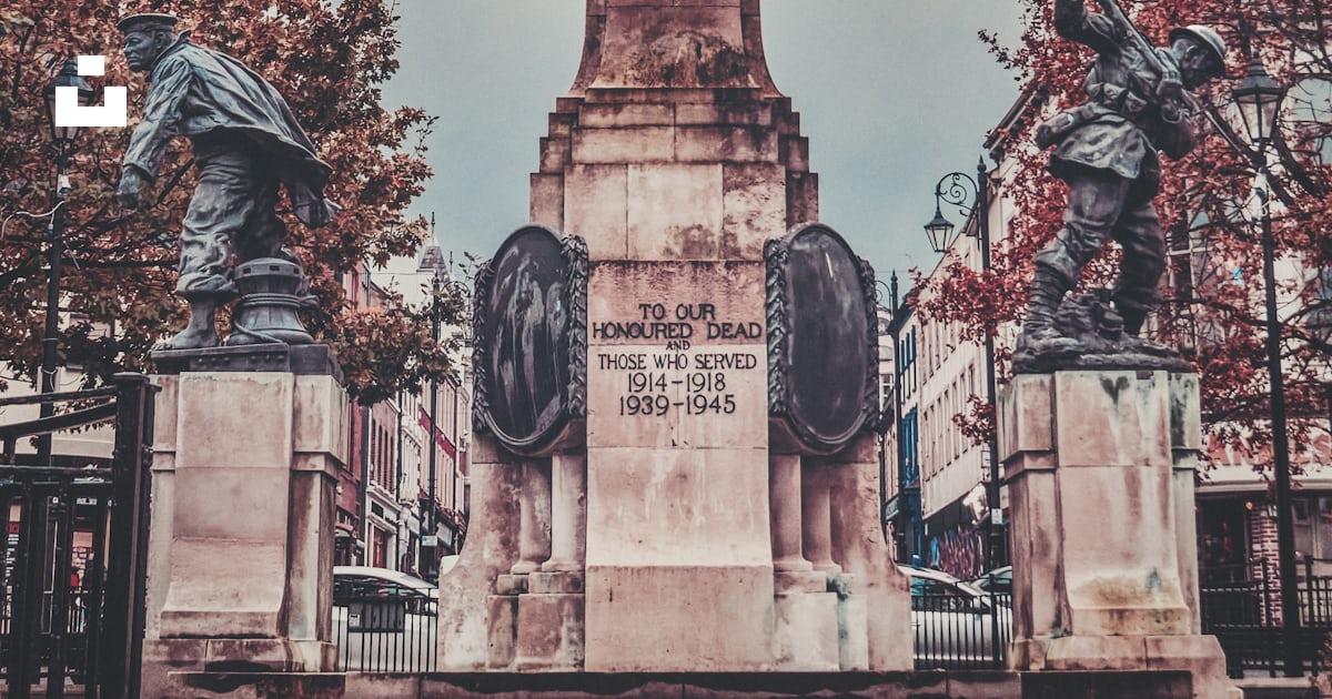 Foto zum Thema Eine Statue eines Engels auf einem Denkmal – Kostenloses ... Foto zum Thema Eine Statue eines Engels auf einem Denkmal – Kostenloses ...
